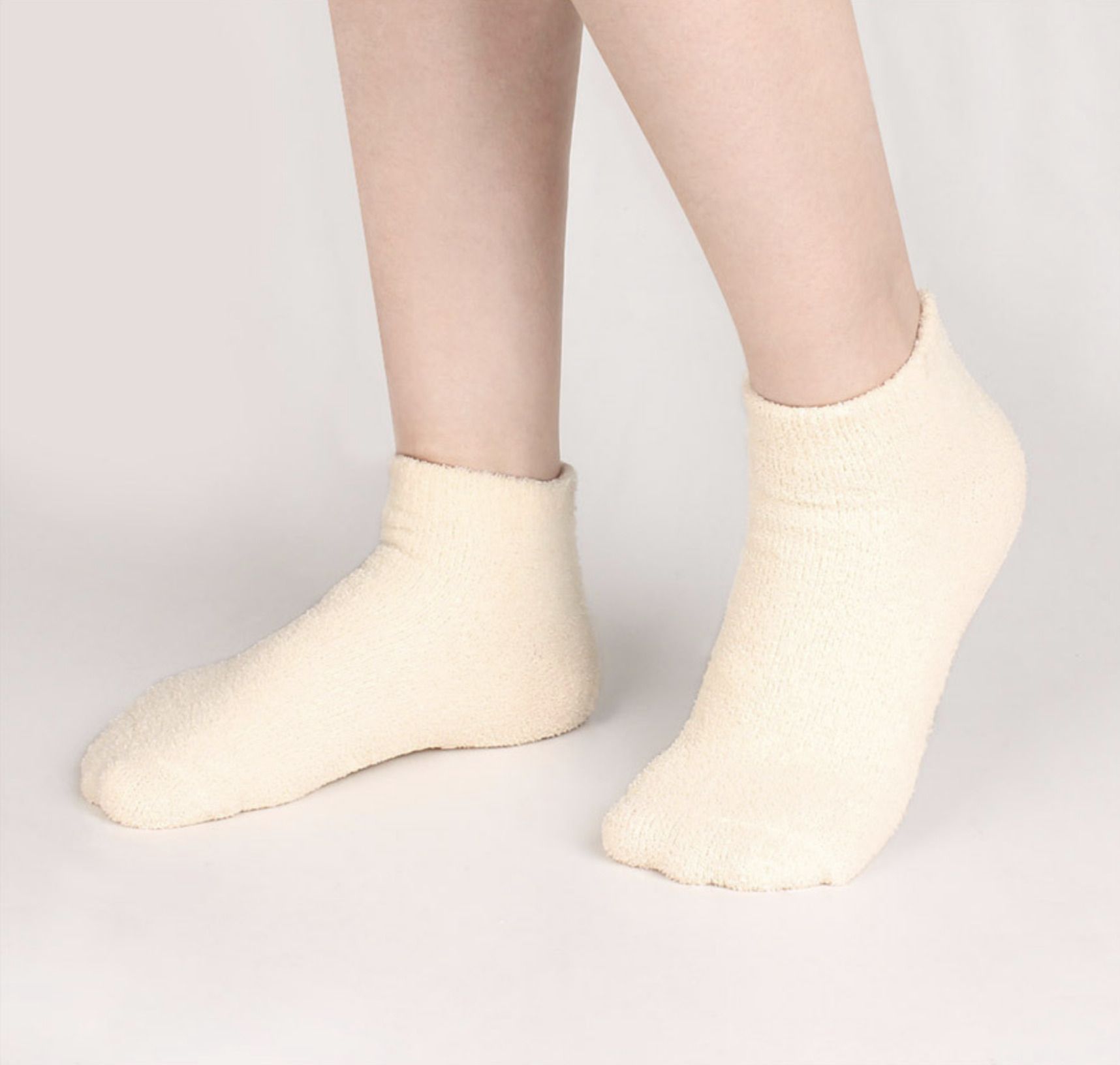 MochiThings: Non-slip Fluffy Ankle Women Socks