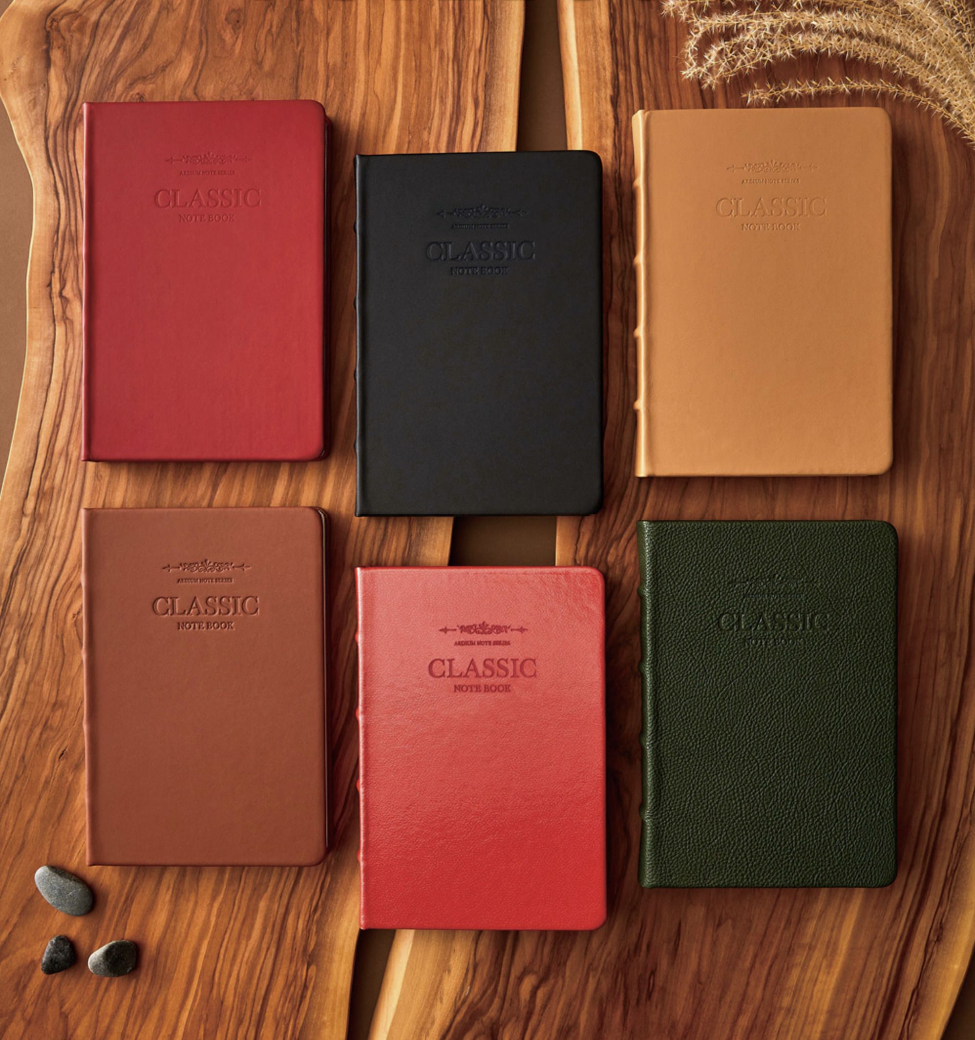 MochiThings: Classic Genuine Leather Lined Notebook