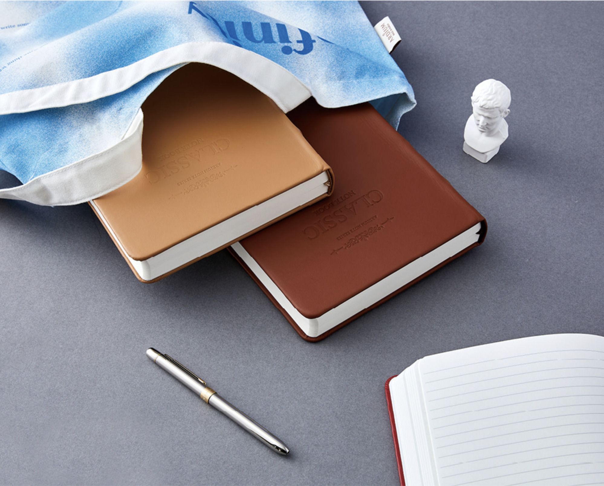 MochiThings: Classic Genuine Leather Lined Notebook