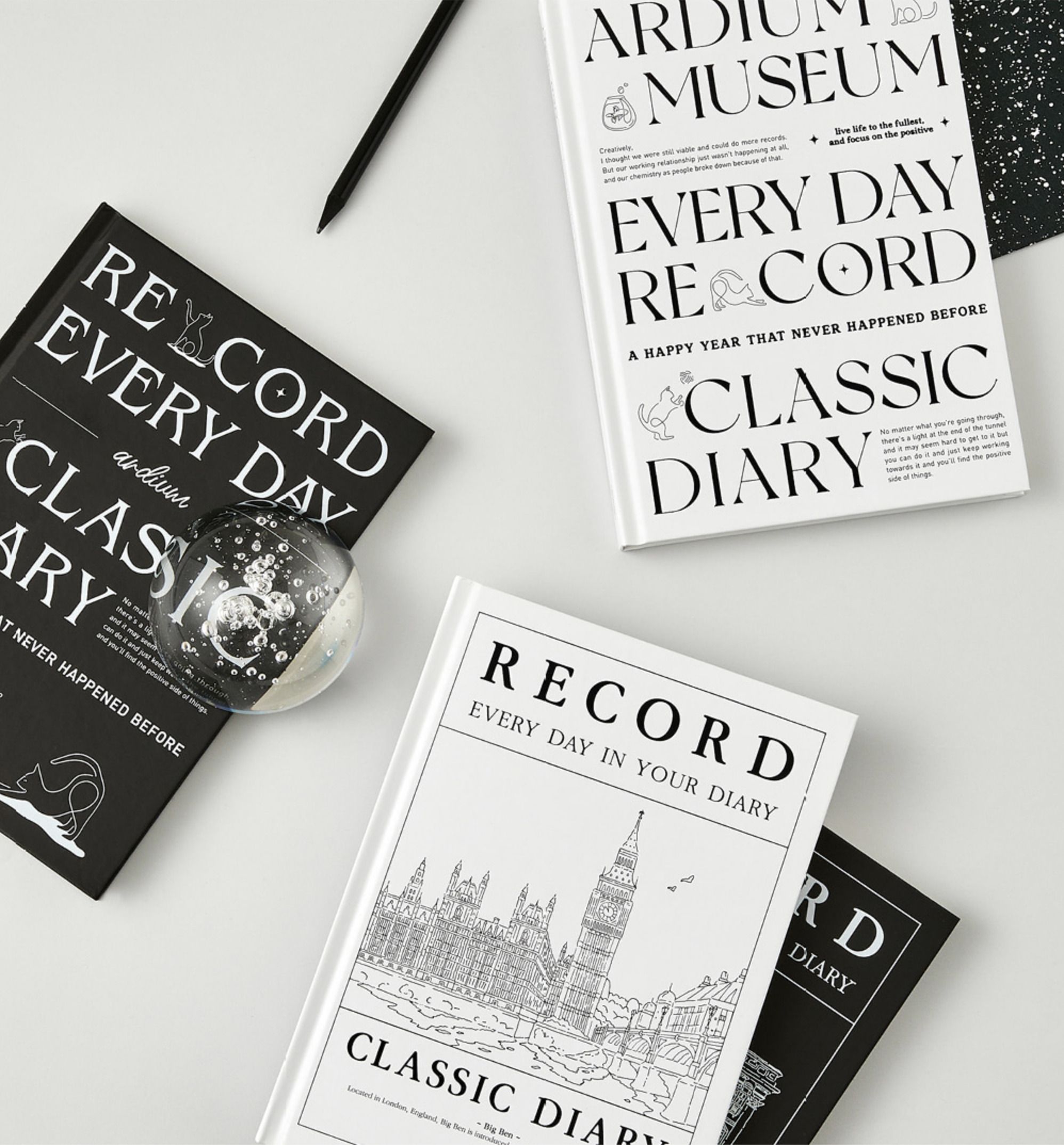 MochiThings: Mono Classic Hardcover Weekly Planner