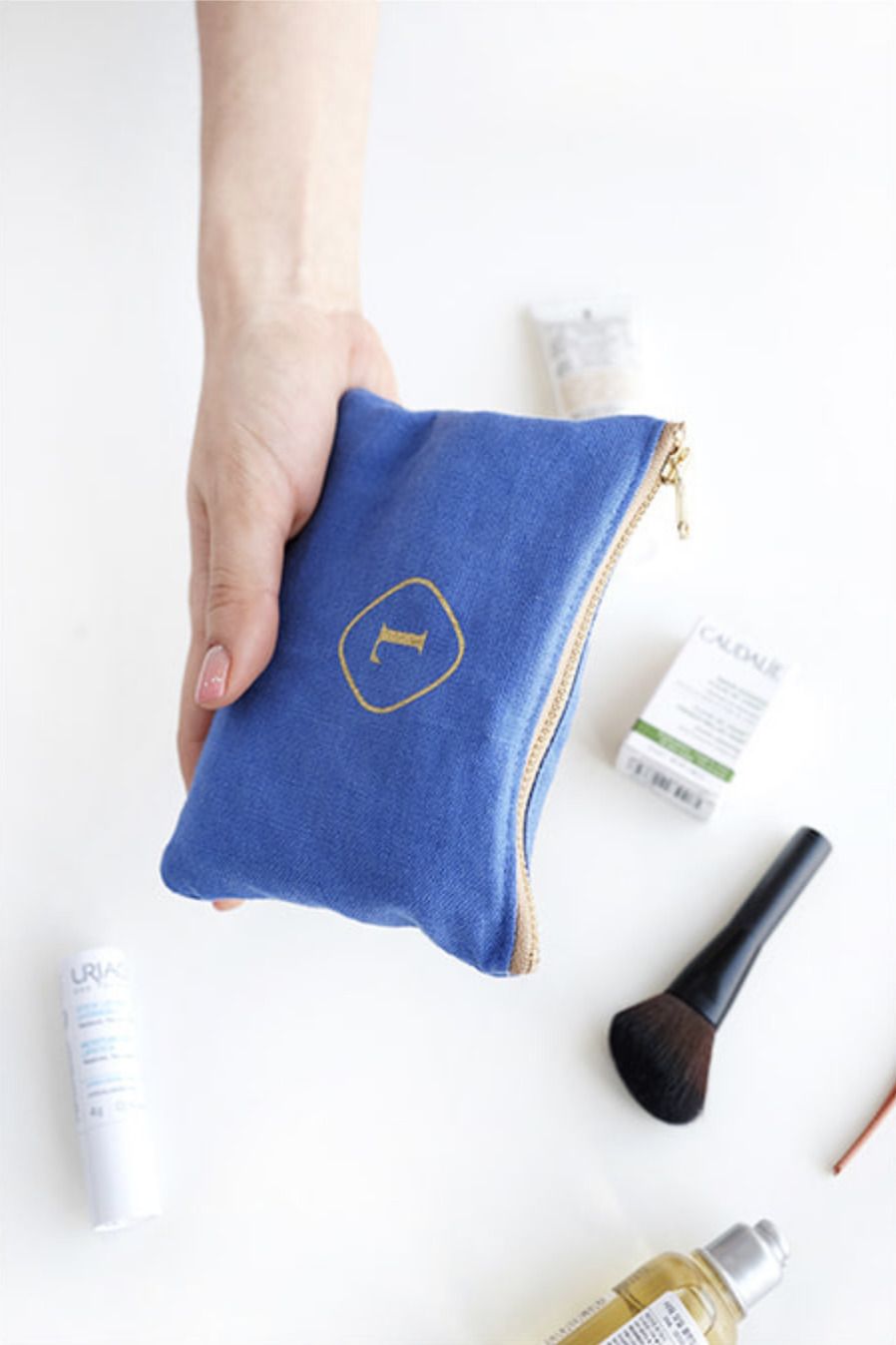 MochiThings: Mini Linen Gold Zipper Pouch
