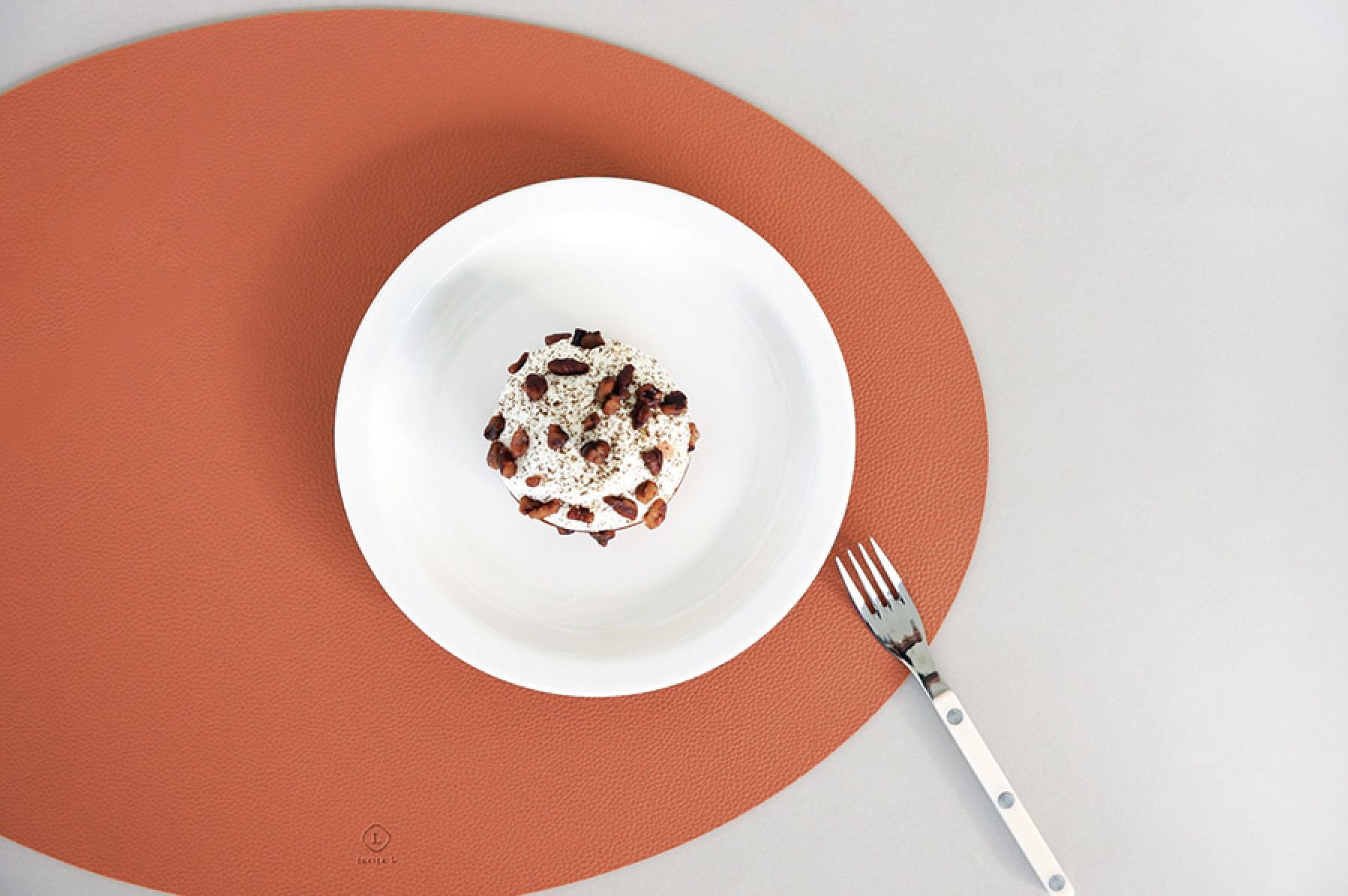 MochiThings: Ellipse Edge Leather Dining Placemat