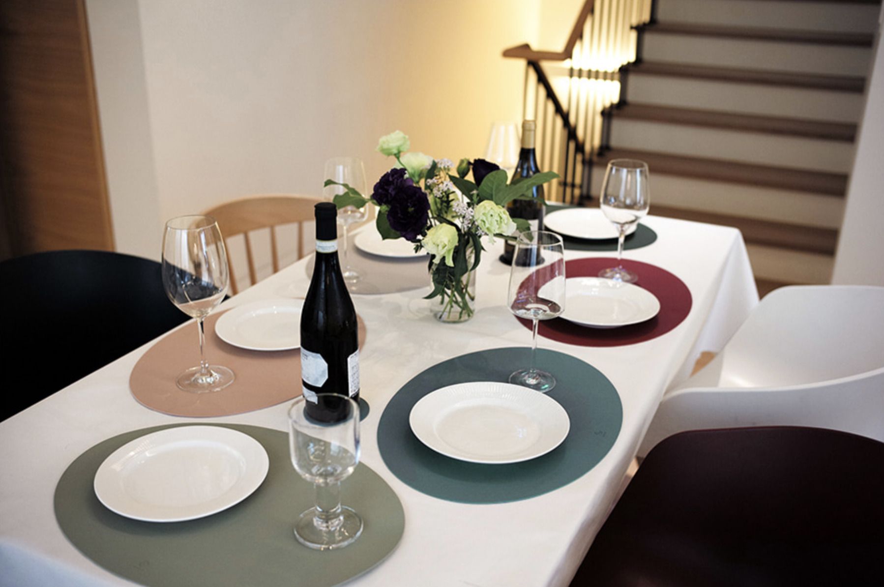 MochiThings: Ellipse Edge Leather Dining Placemat