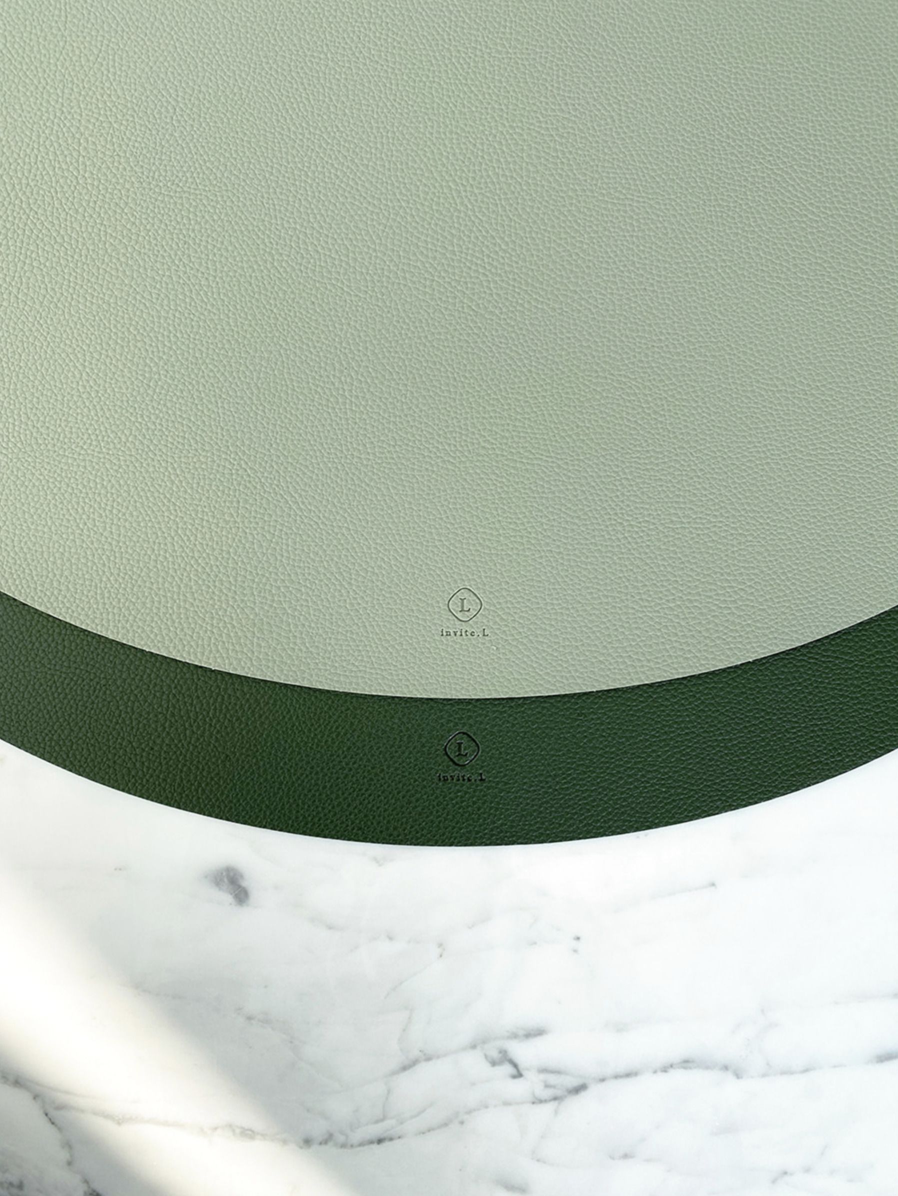 MochiThings: Circle Edge Leather Dining Placemat