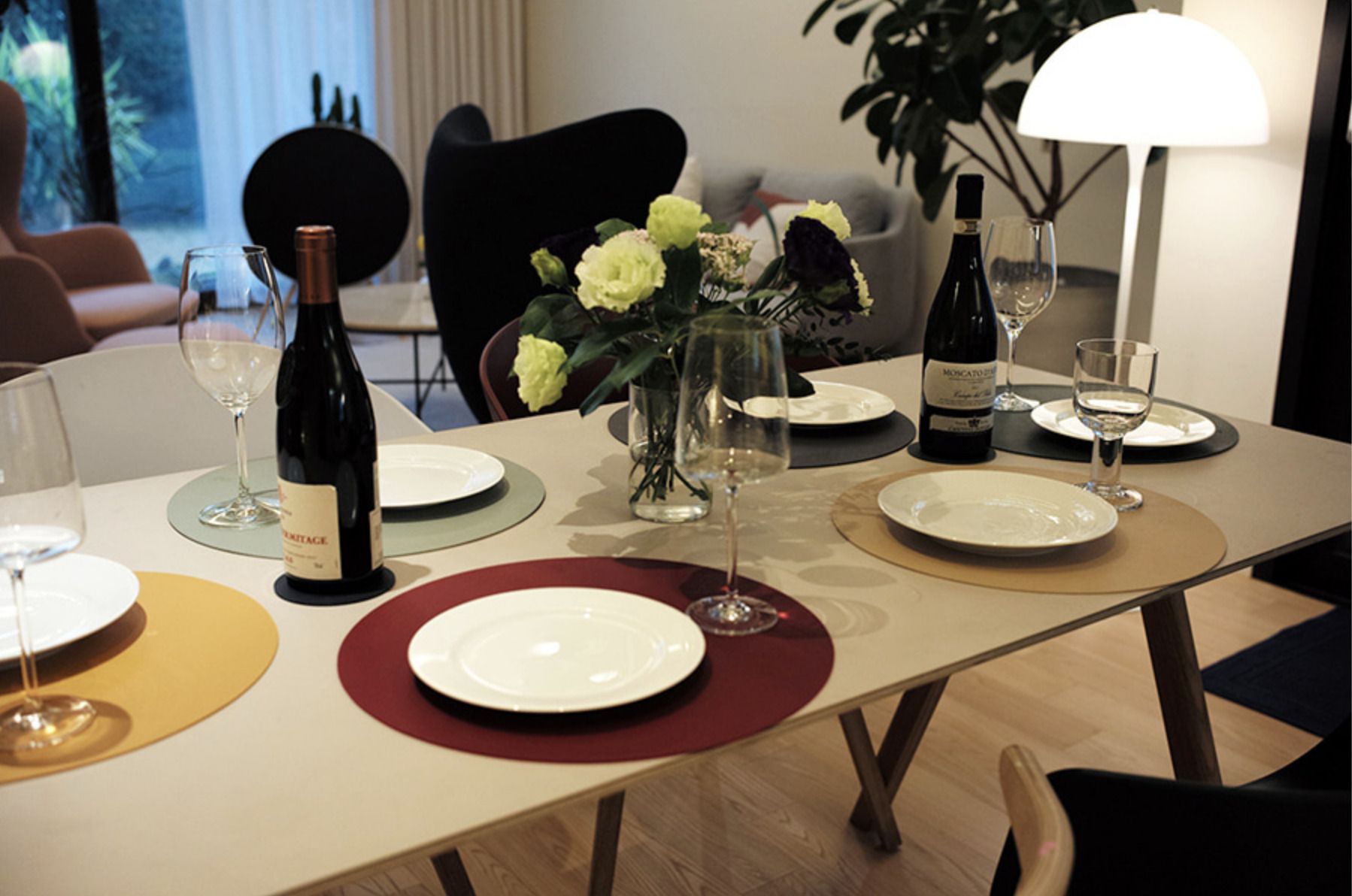 MochiThings: Circle Edge Leather Dining Placemat