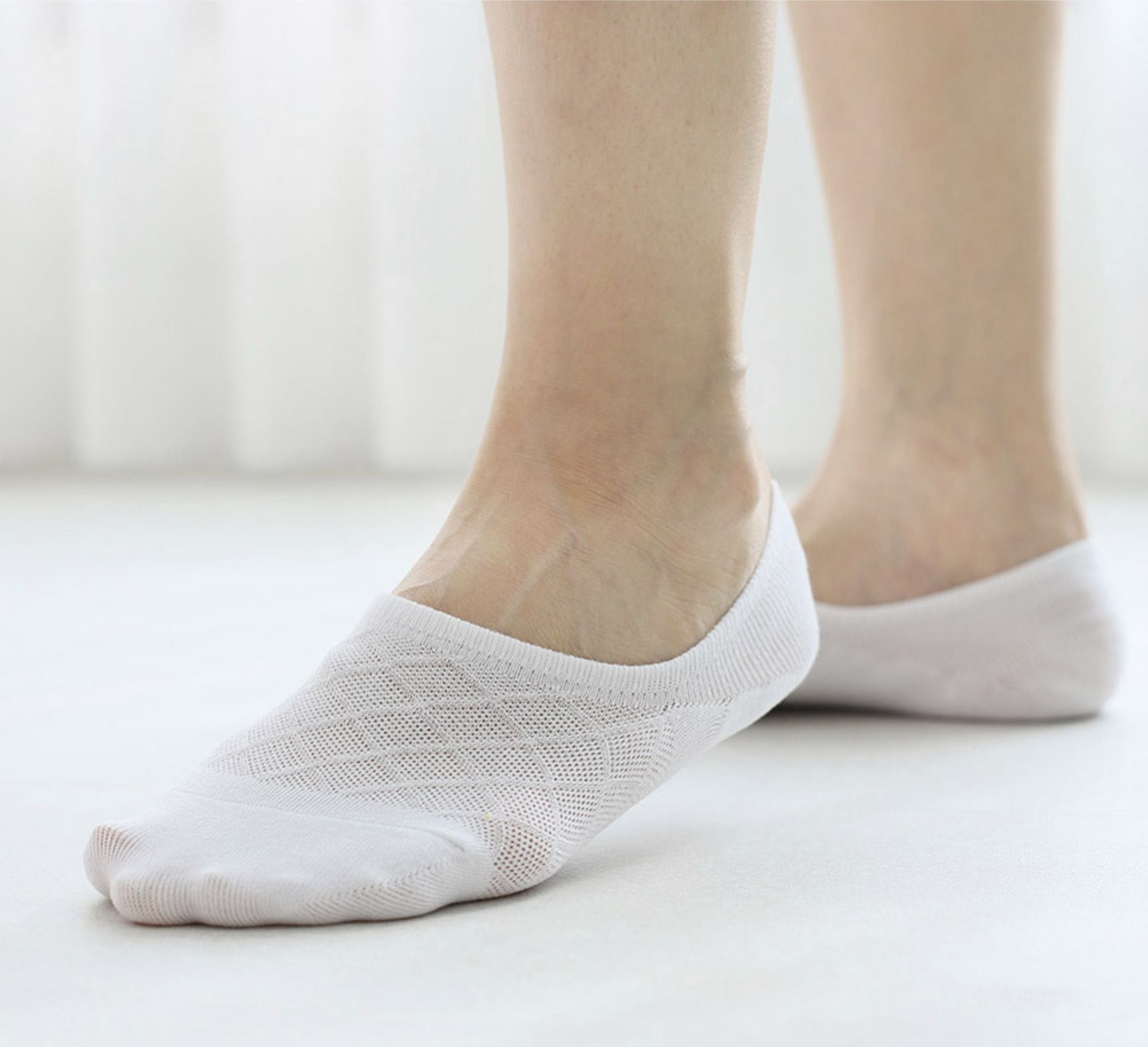 MochiThings: Rhombus Mesh No Show Women Socks