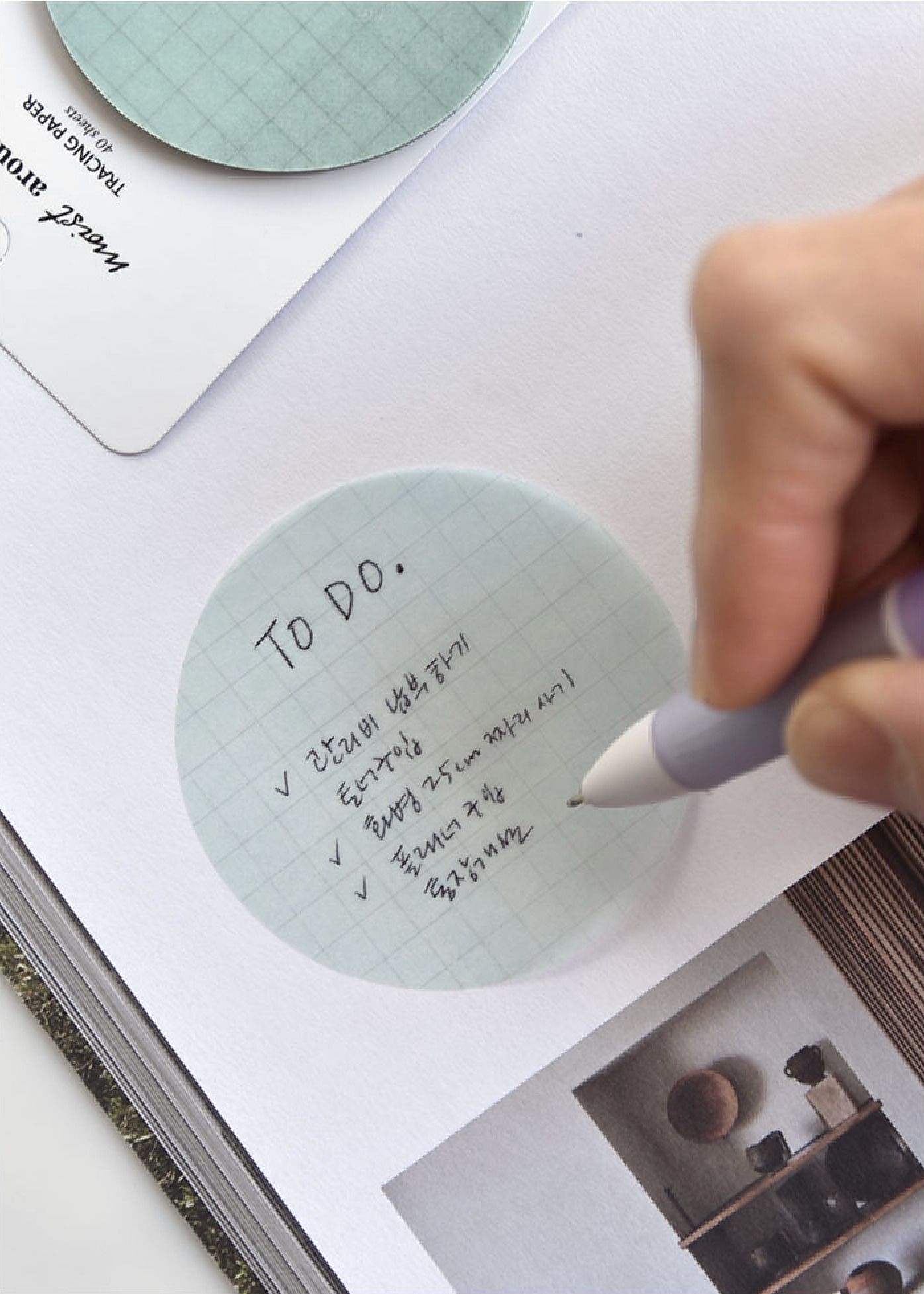 MochiThings: Around Tracing Sticky Note