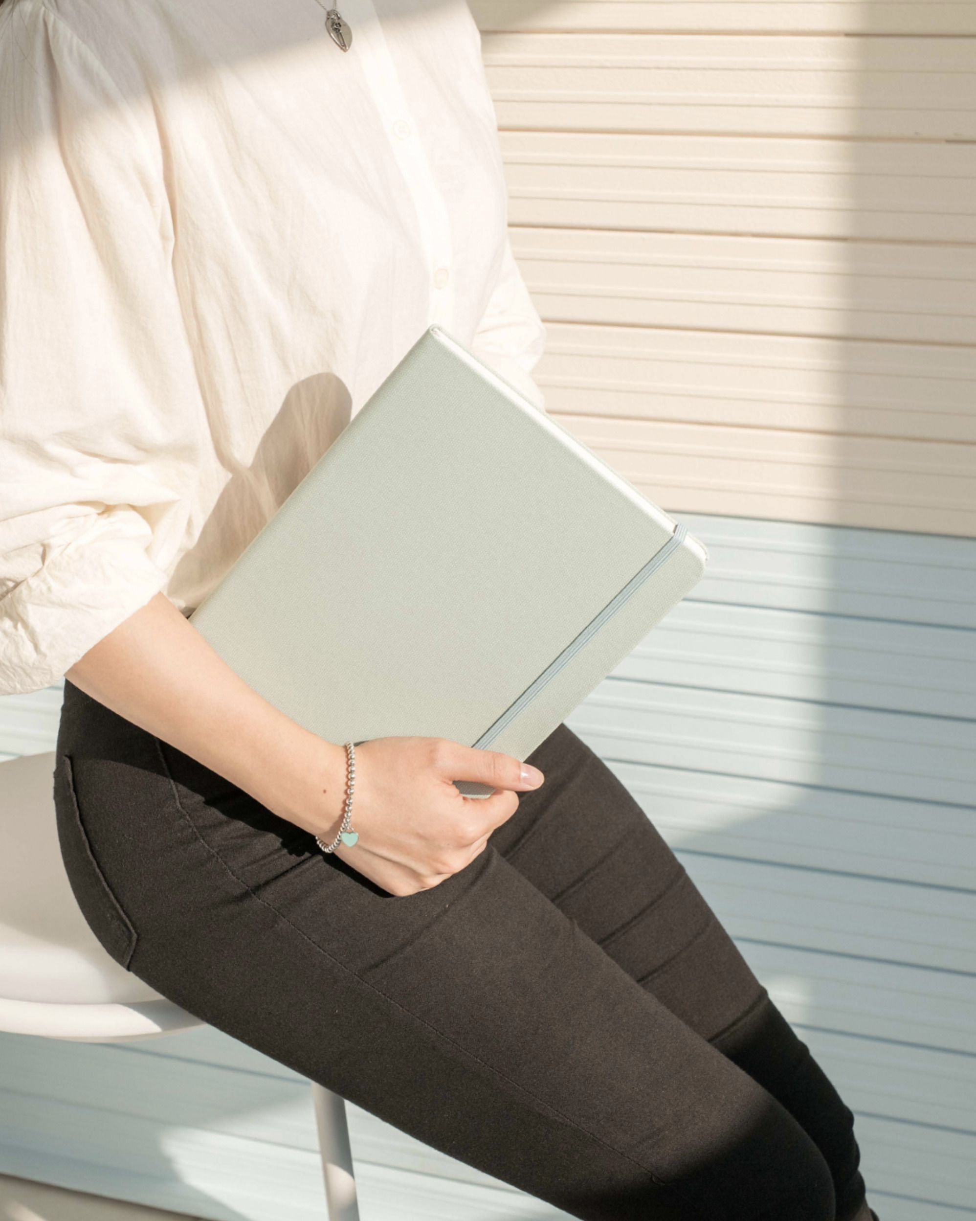 MochiThings: Record B5 Hardcover Plain Notebook