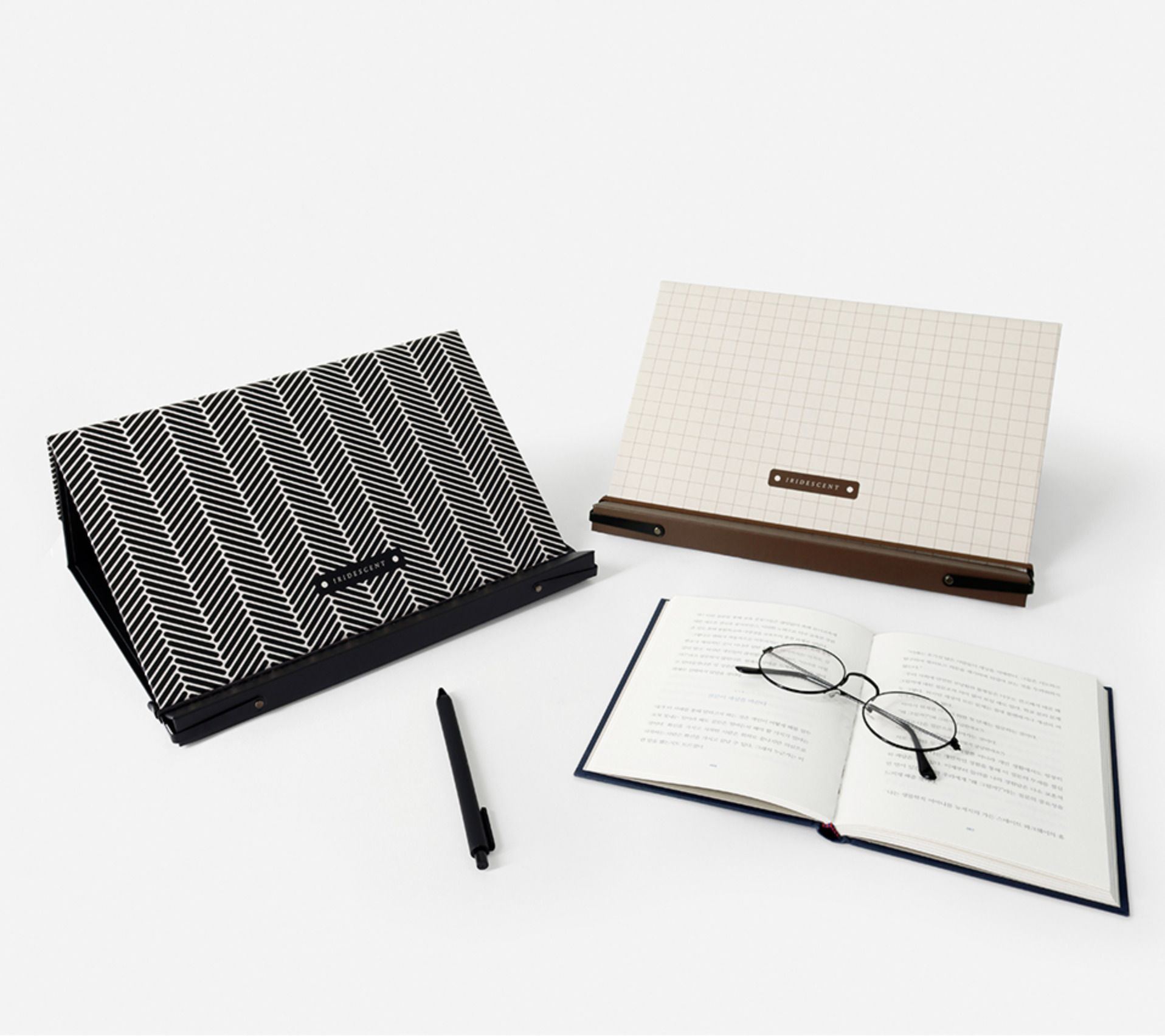 MochiThings: Wide Foldable Book Stand