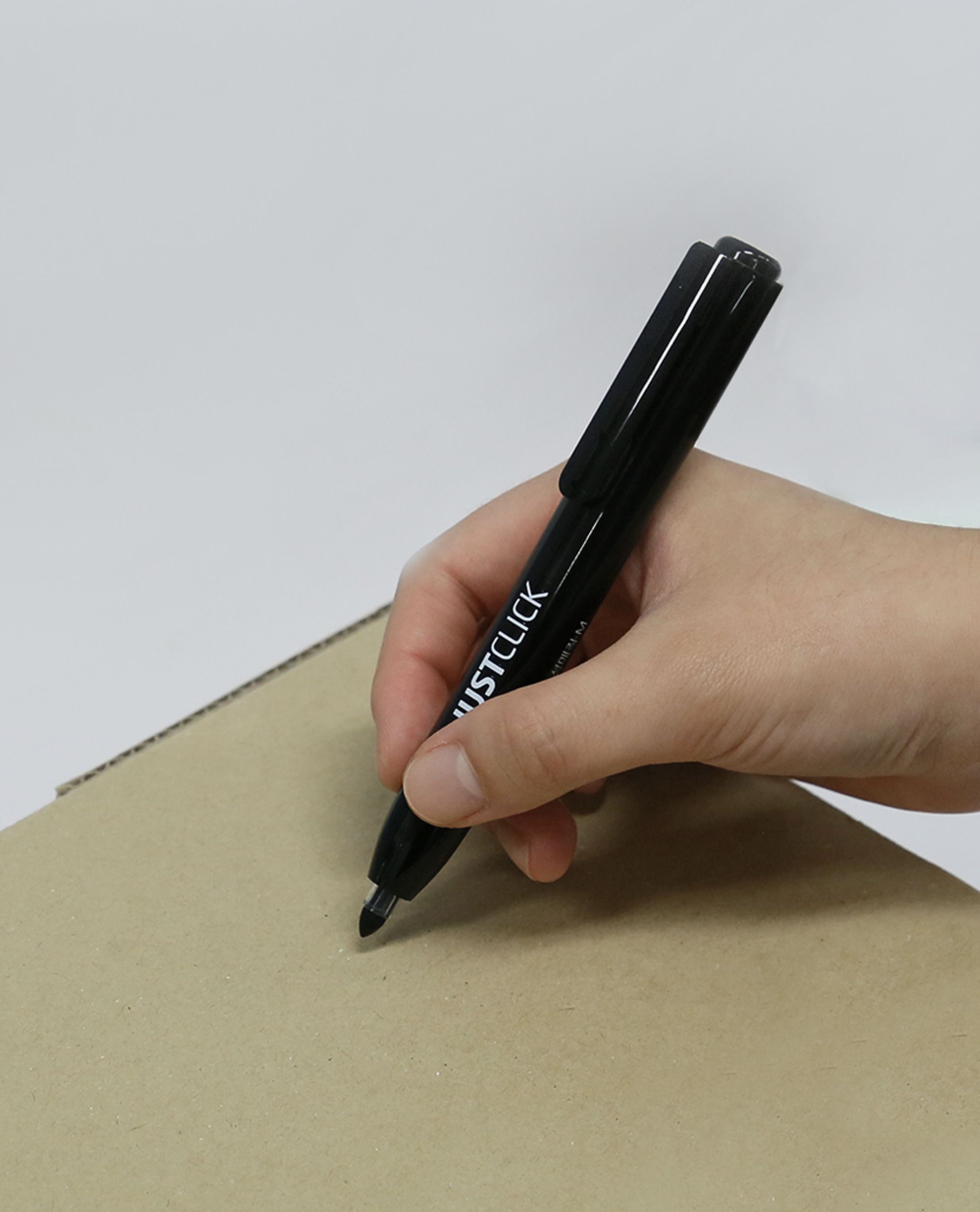 MochiThings: 3pcs Retractable Permanent Marker Set