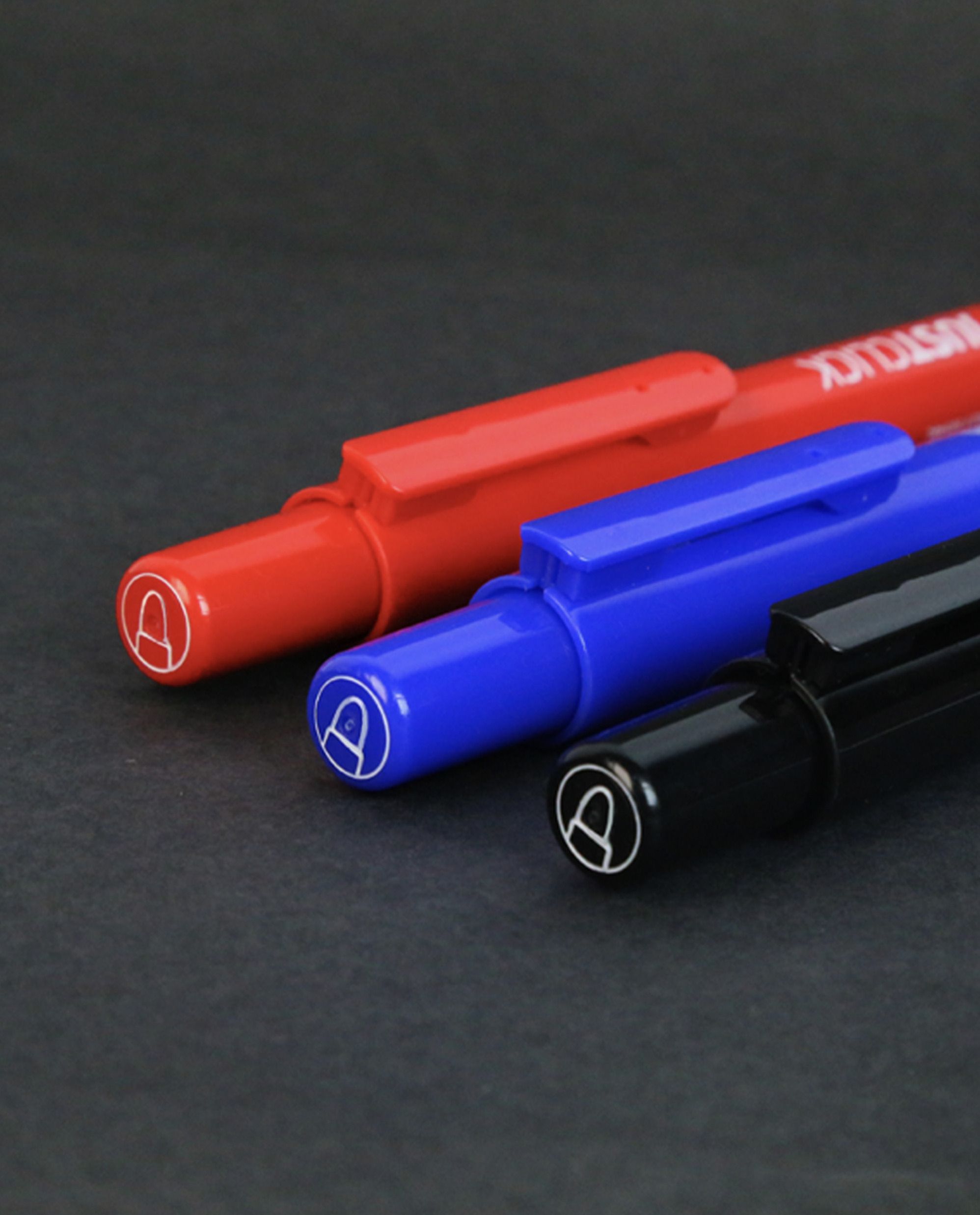 MochiThings: 3pcs Retractable Permanent Marker Set