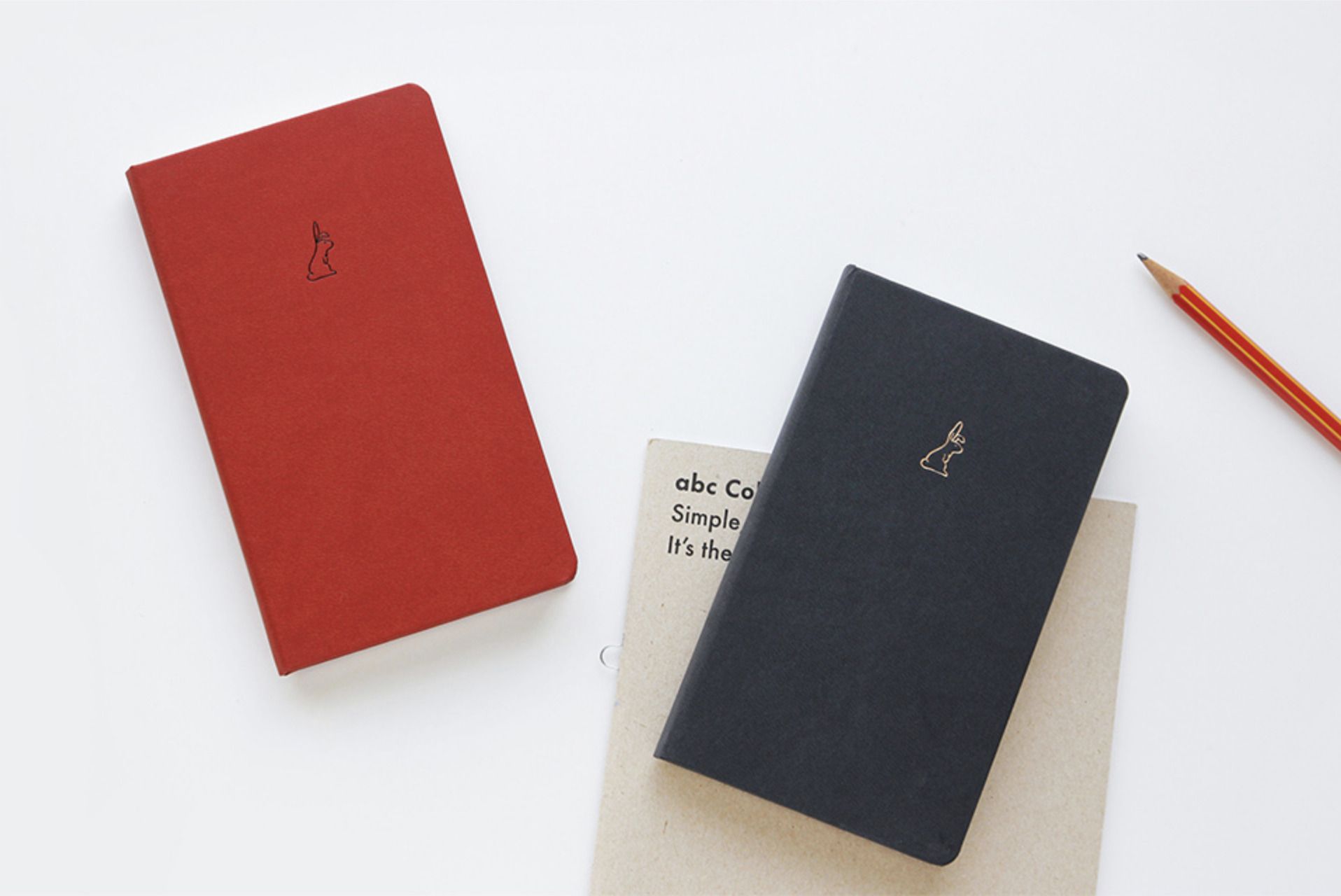 MochiThings: Rabbit Classic Handy Plain Notebook