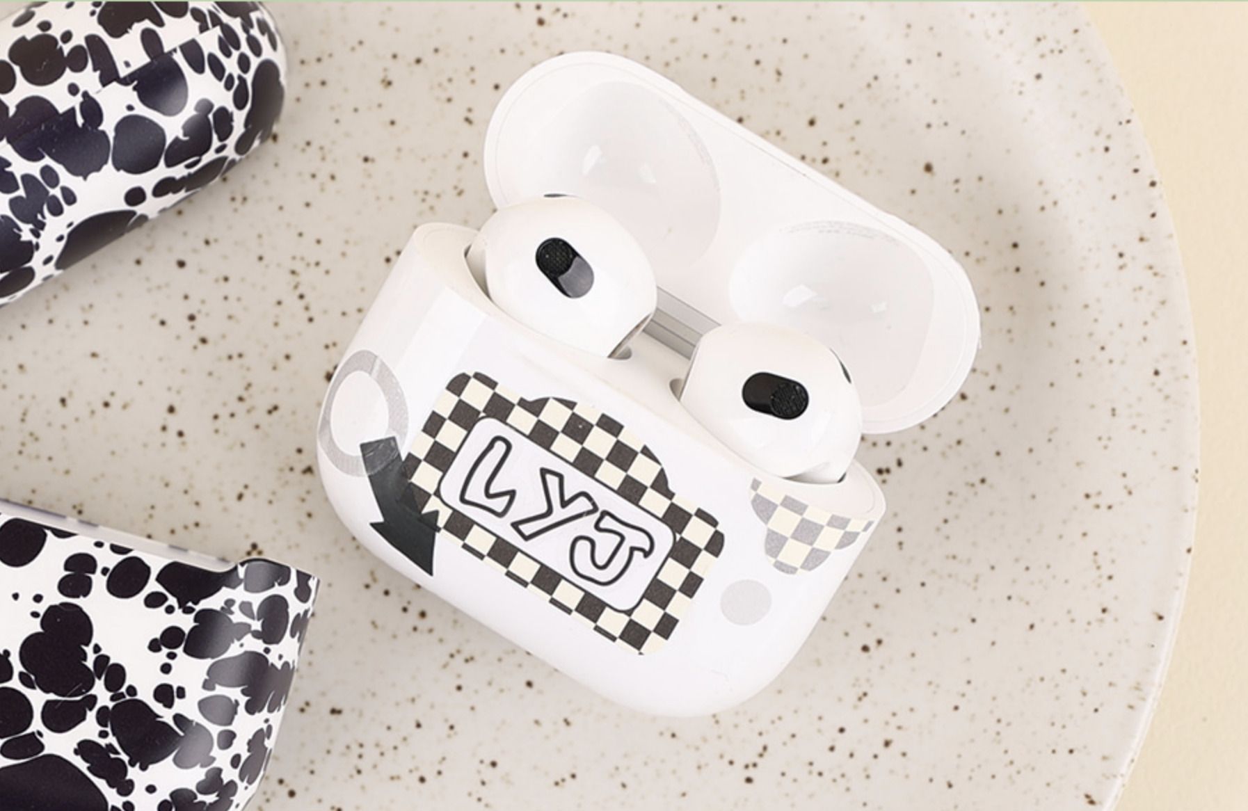 MochiThings: 8pcs Checkered Pattern Sticker Set