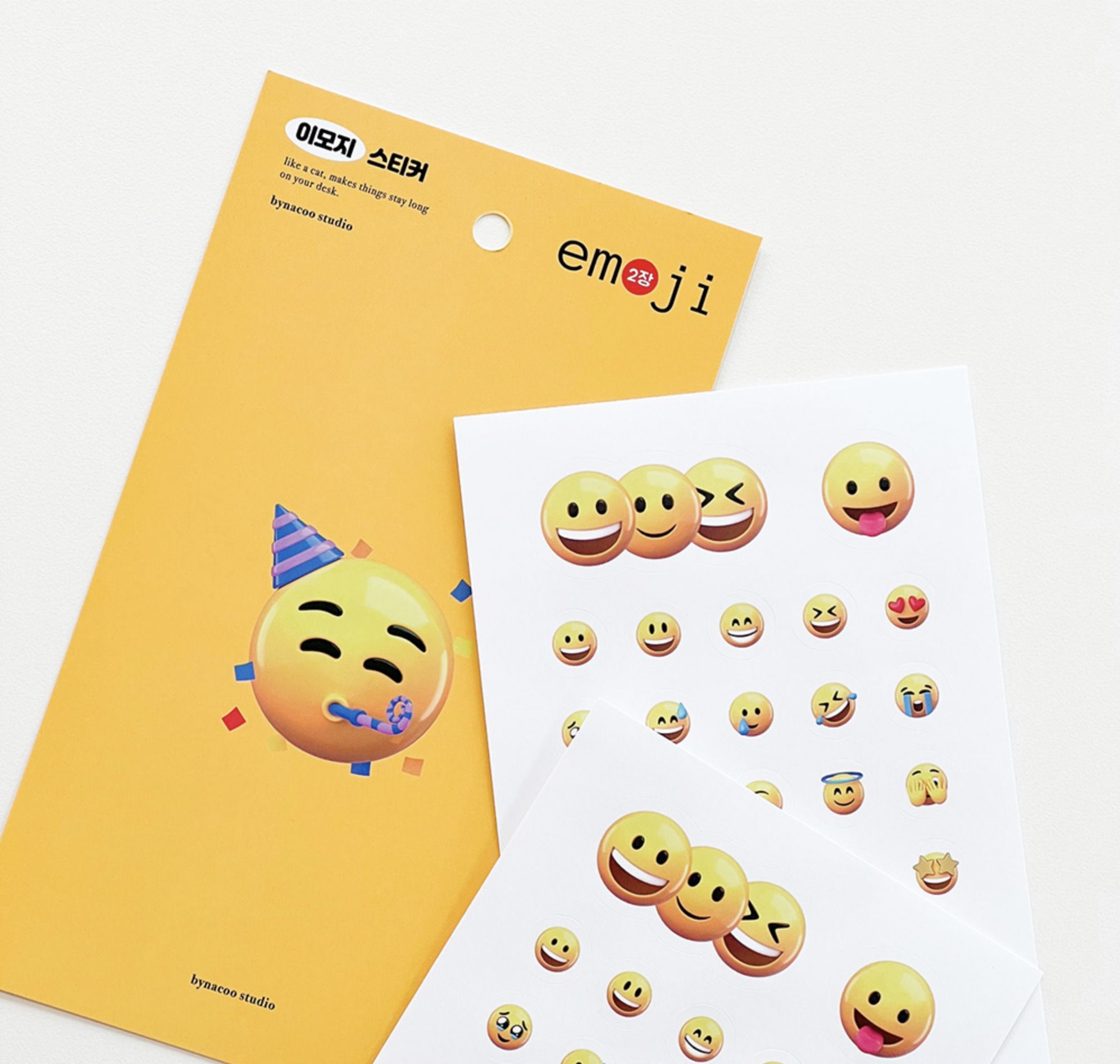 MochiThings: 2pcs Emoji Sticker Set