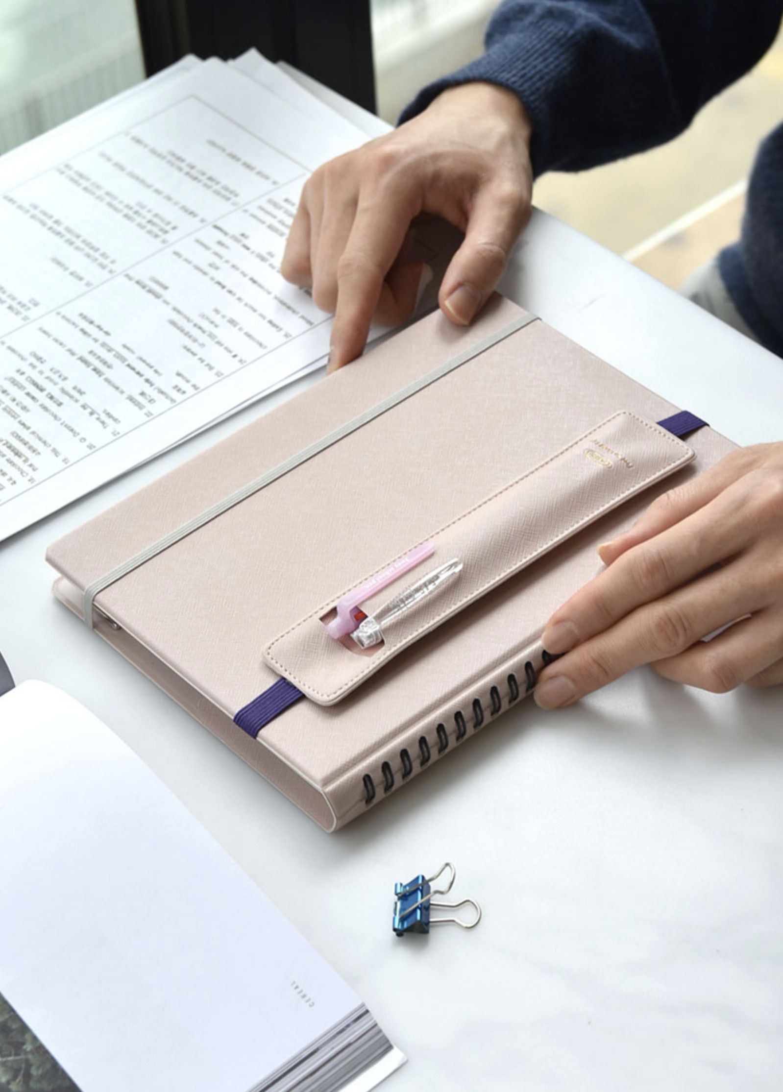 MochiThings: Classy Attachable Pen Holder