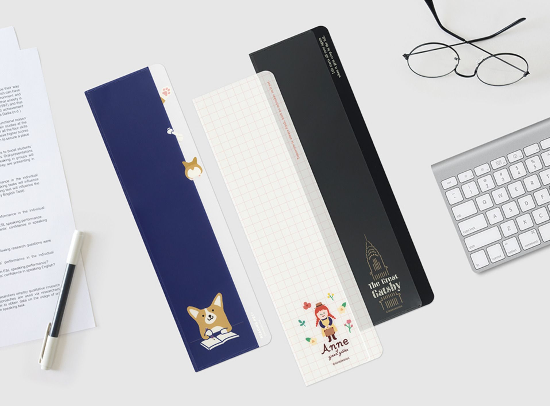 MochiThings: Literature Pocket Monitor Memo Board