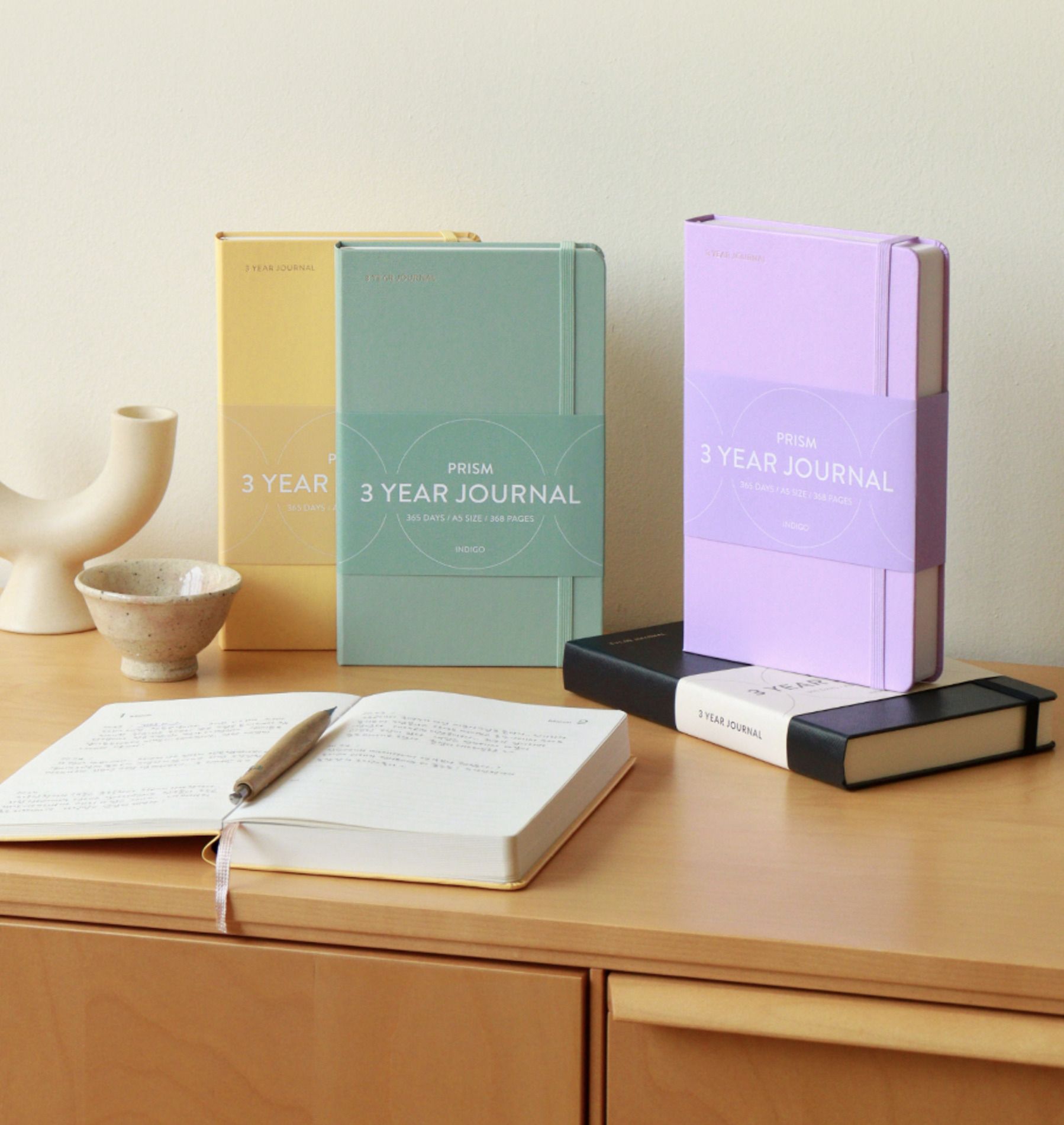 MochiThings: Prism 3 Year Daily Journal