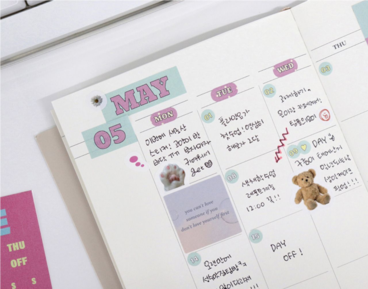 MochiThings: 24pcs Date Sticker Set