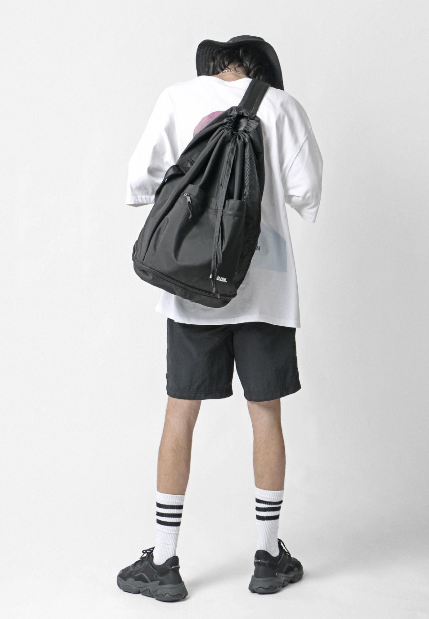 MochiThings: Simple Jumbo Sling Backpack