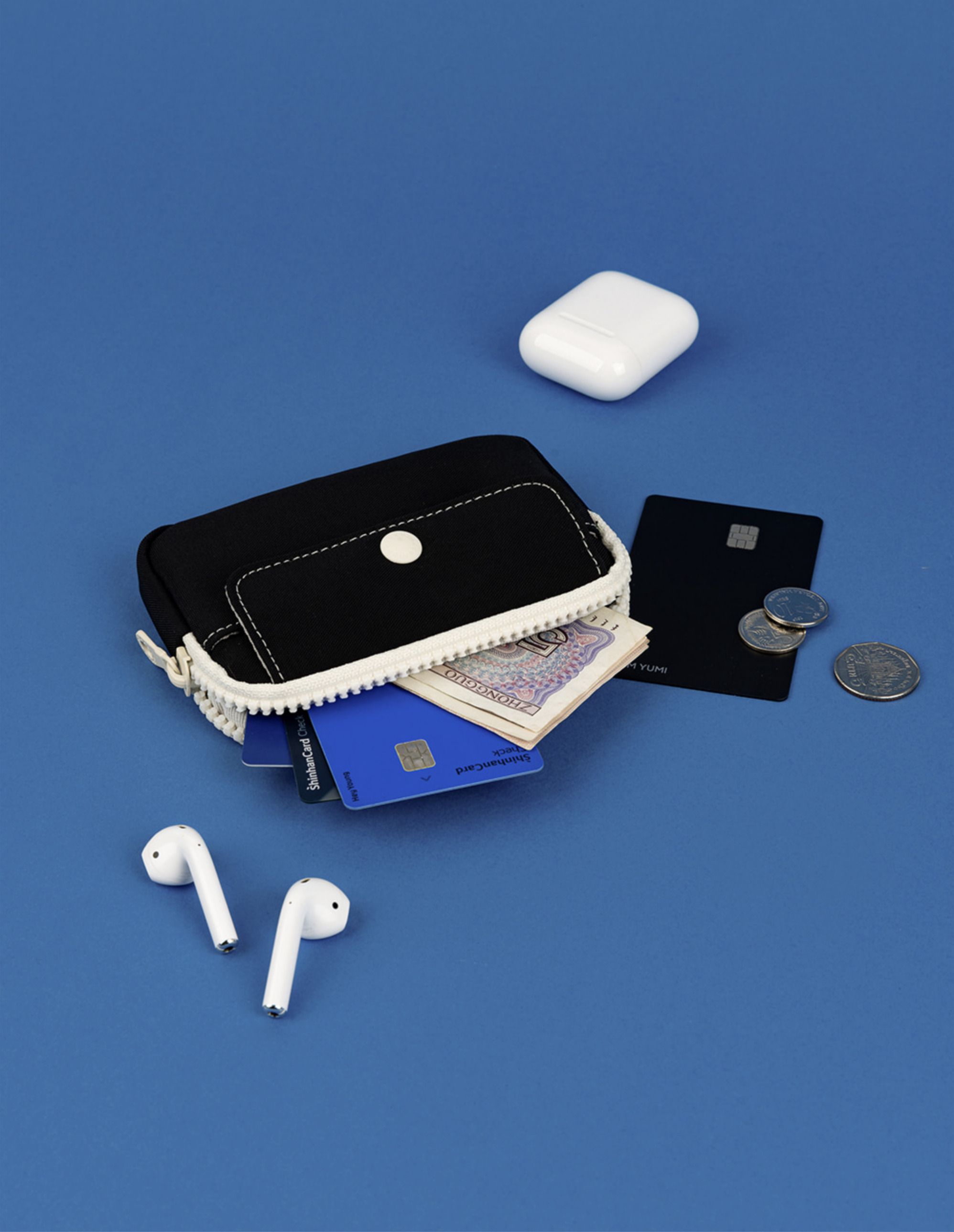 MochiThings: Colorful Nylon Card Pouch