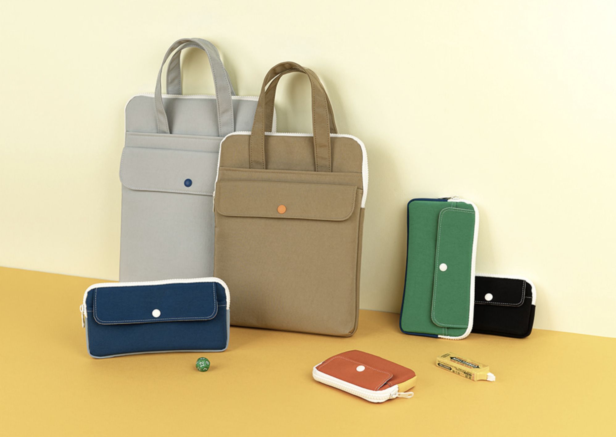 MochiThings: Colorful Nylon Card Pouch