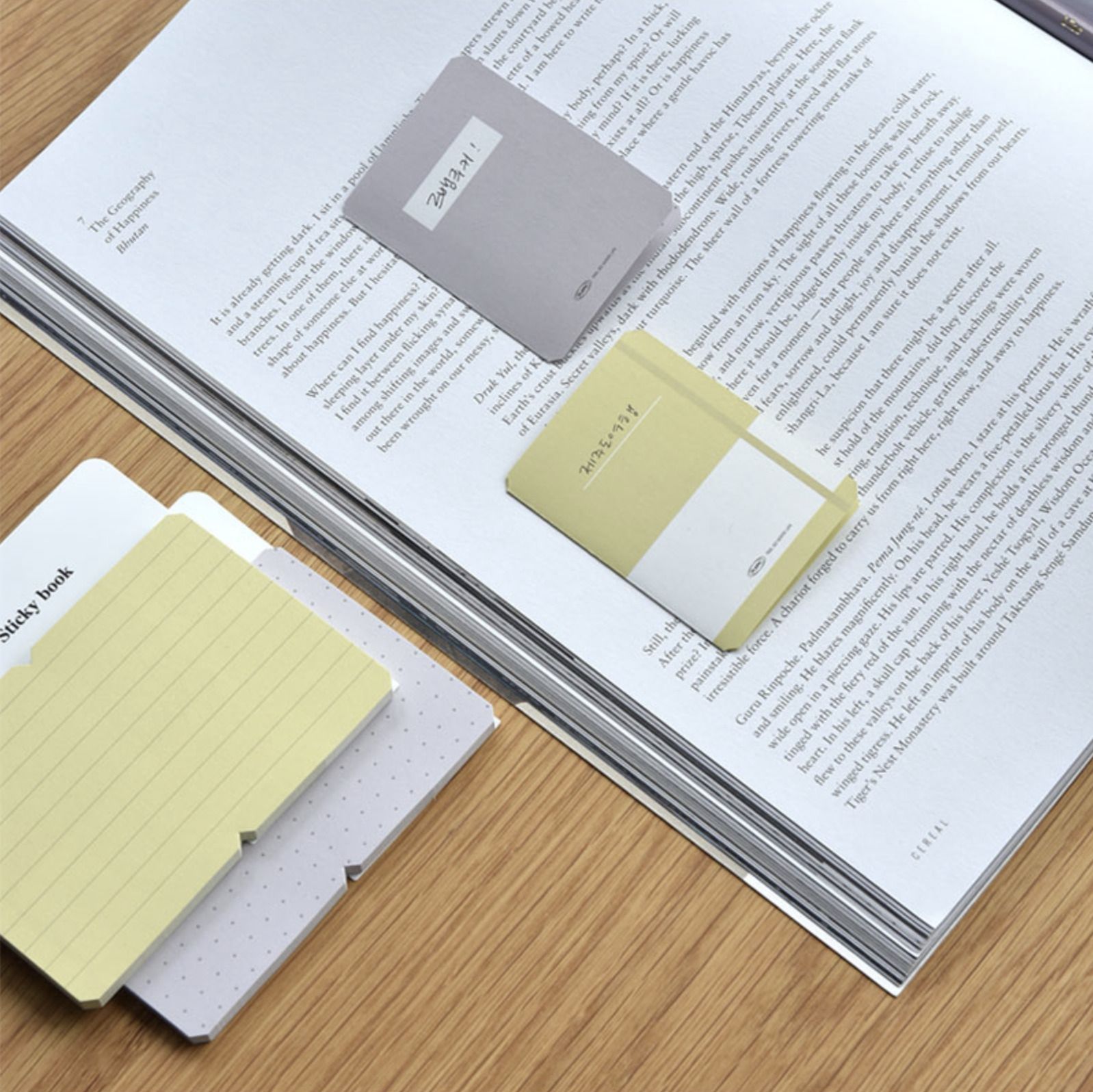 MochiThings: Thumbnail Foldable Book Sticky Note