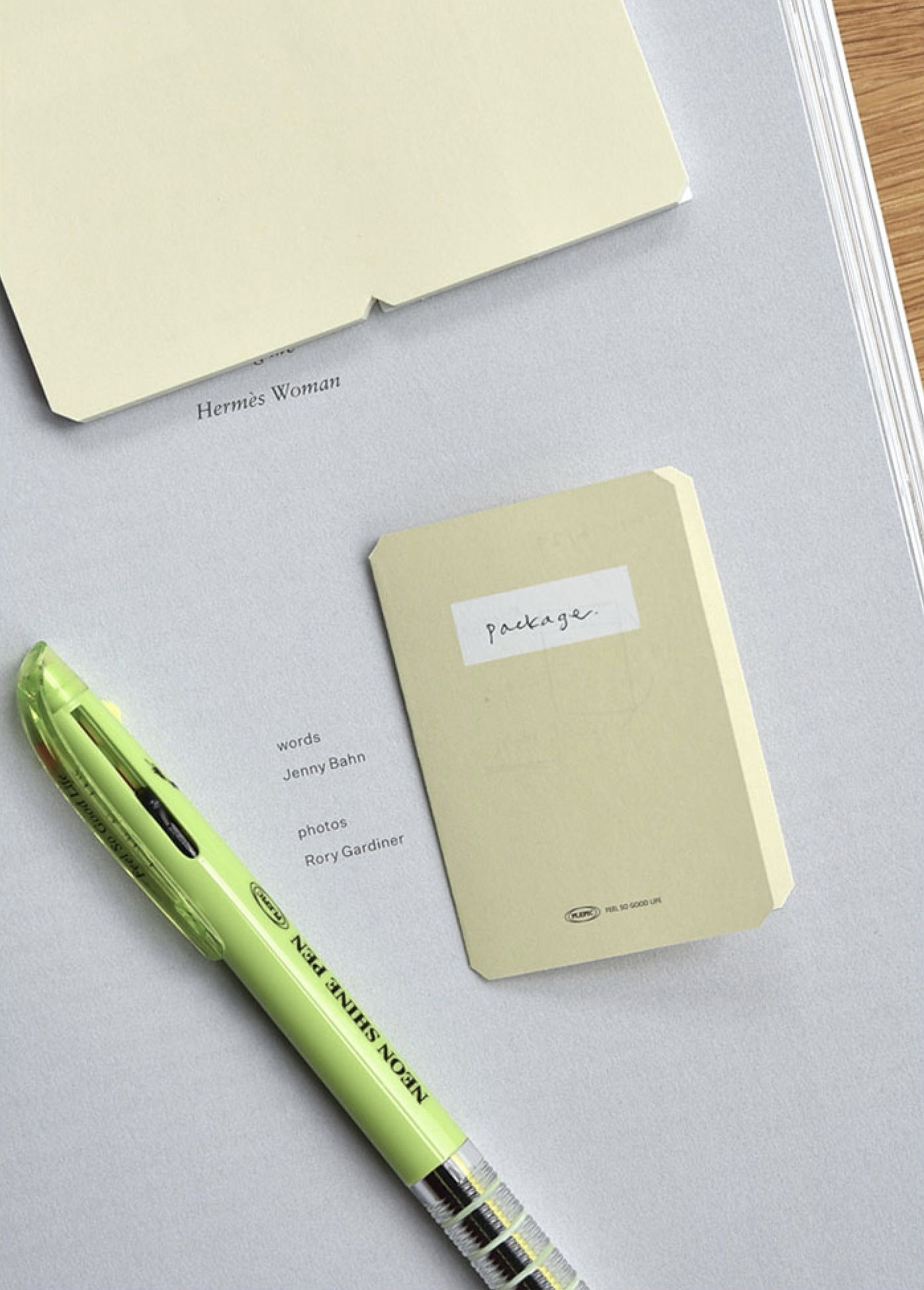 MochiThings: Thumbnail Foldable Book Sticky Note