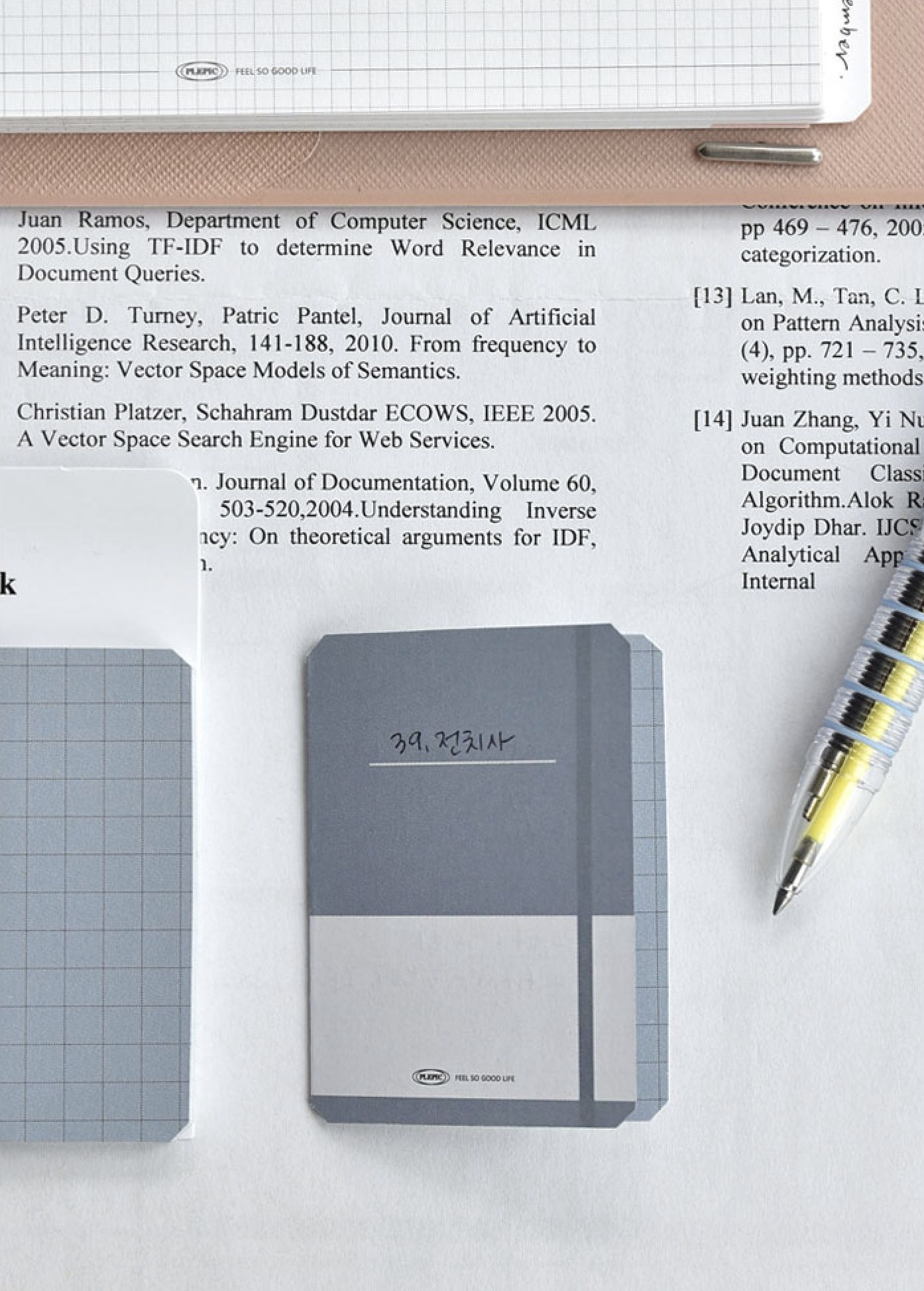 MochiThings: Thumbnail Foldable Book Sticky Note