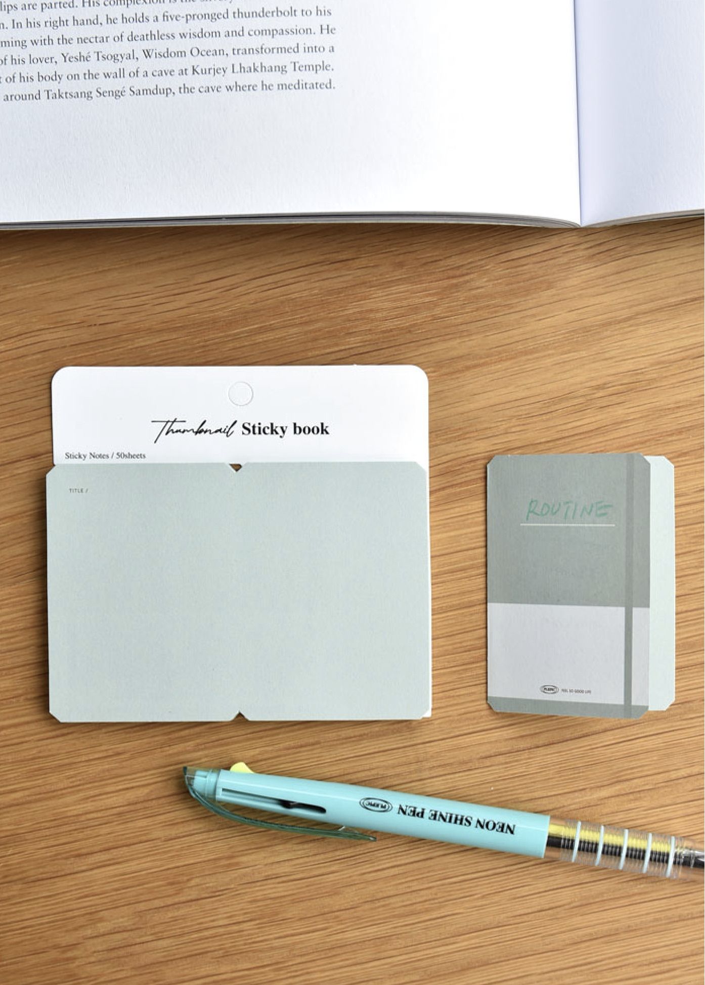 MochiThings: Thumbnail Foldable Book Sticky Note