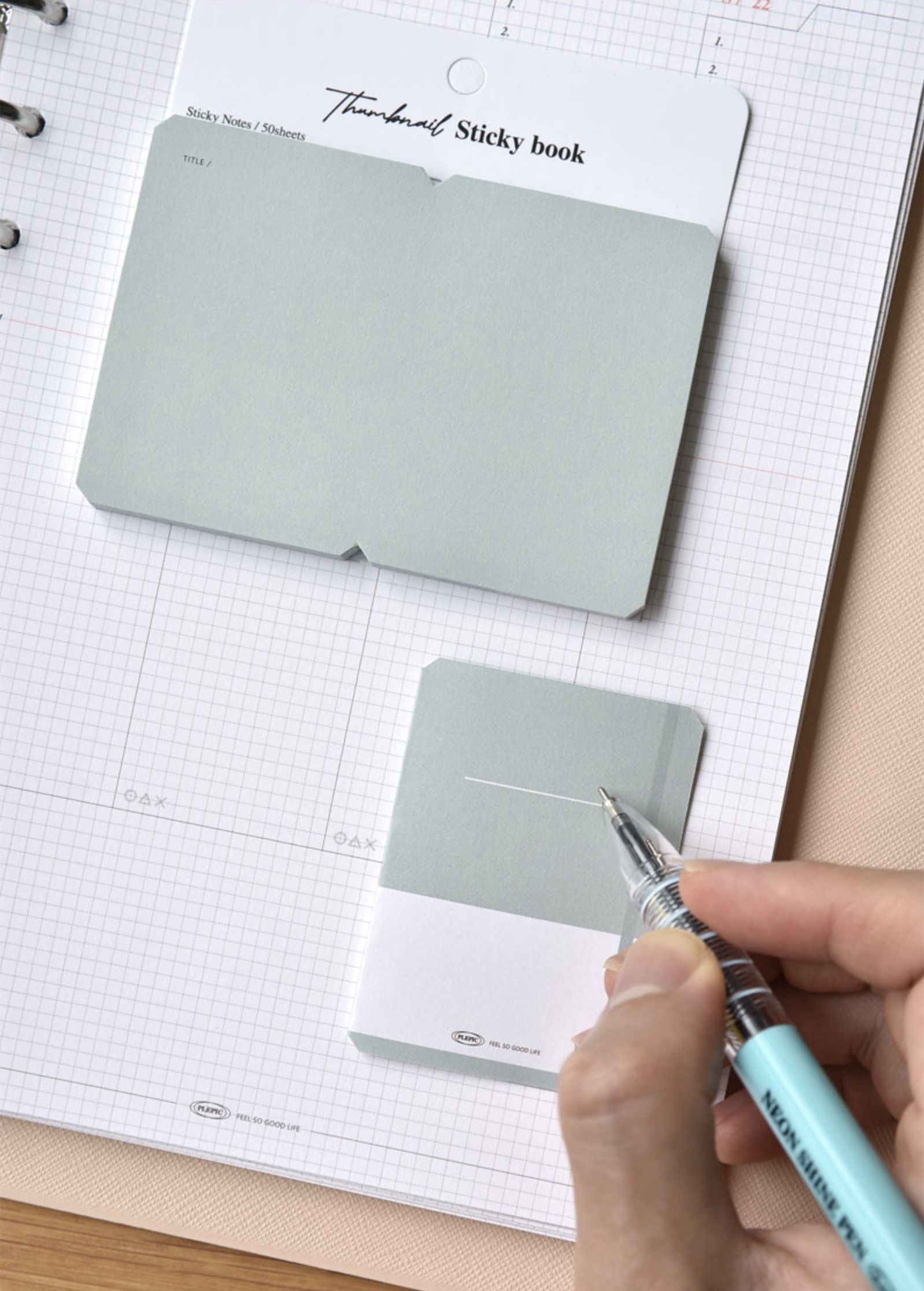 MochiThings: Thumbnail Foldable Book Sticky Note