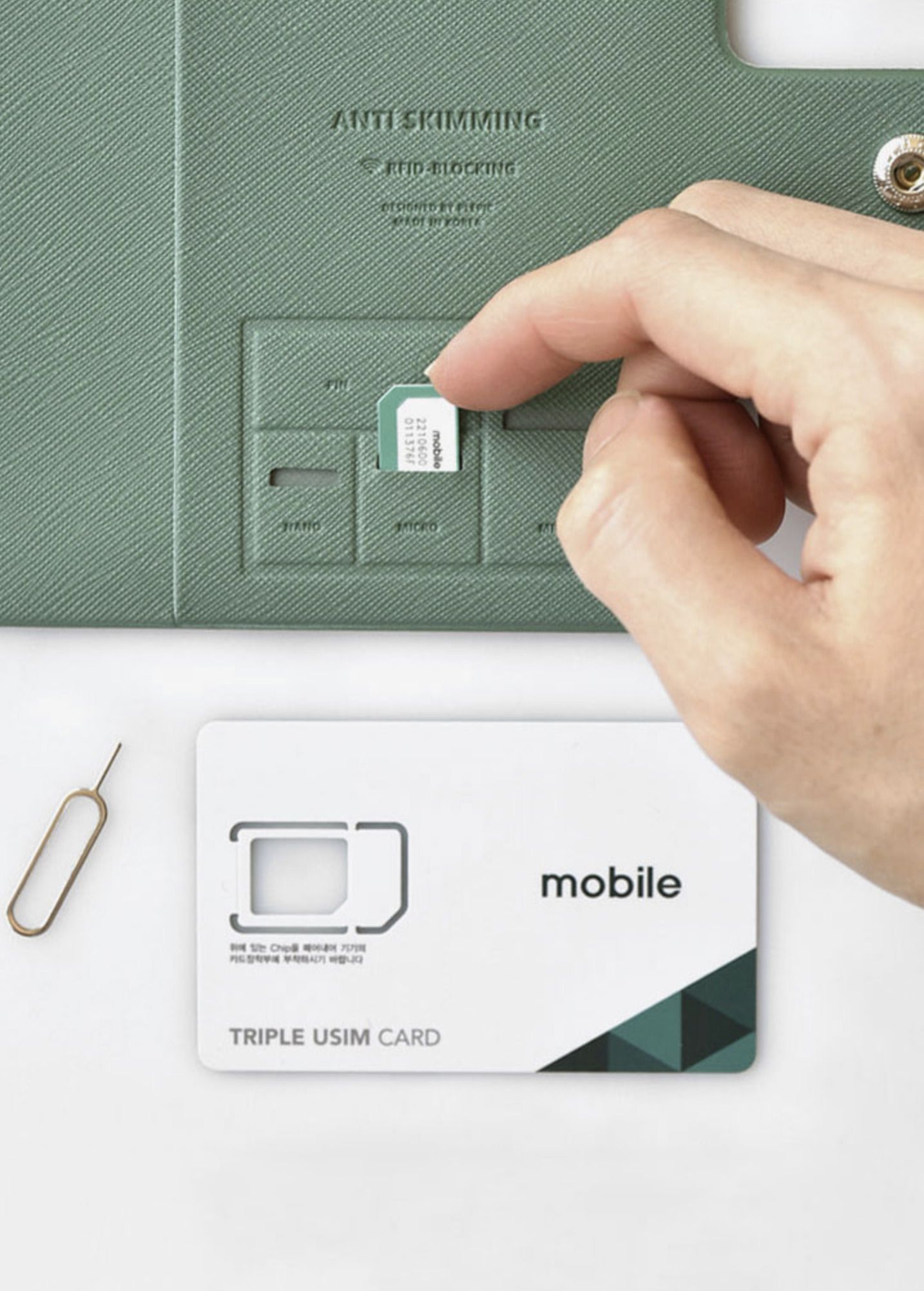 MochiThings: Classy Anti Skimming Passport & SIM Card Case