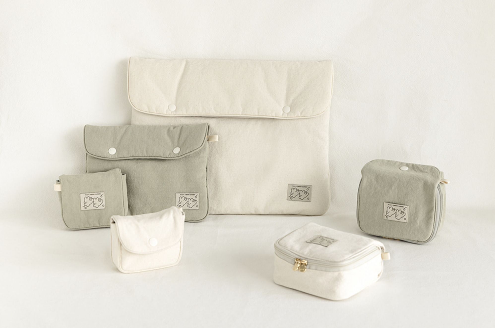 MochiThings: Piyo Snap Cosmetic Pouch