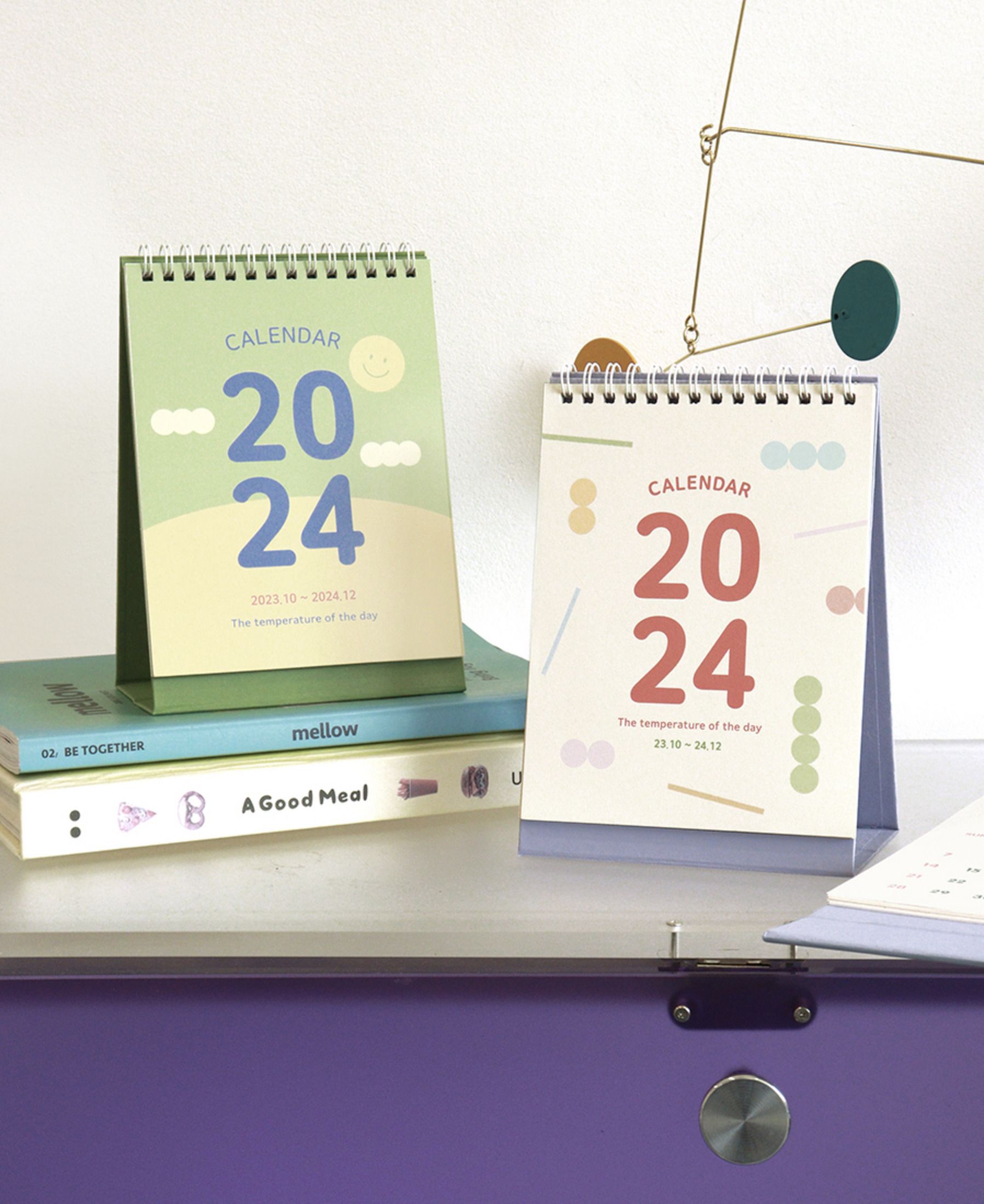 MochiThings: 2024 The Temp of the Day Desk Calendar