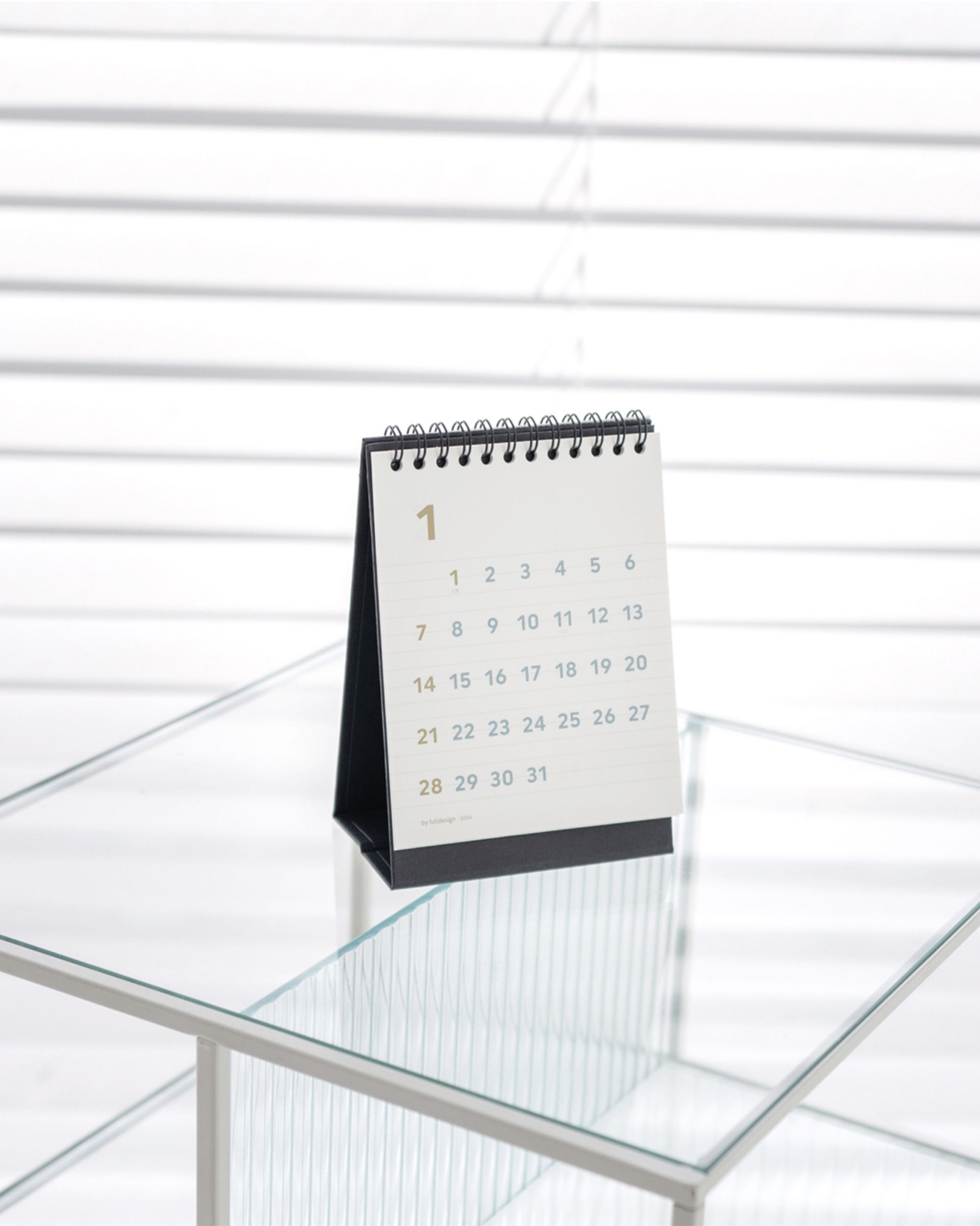 MochiThings: 2024 Mini Basic Desk Calendar