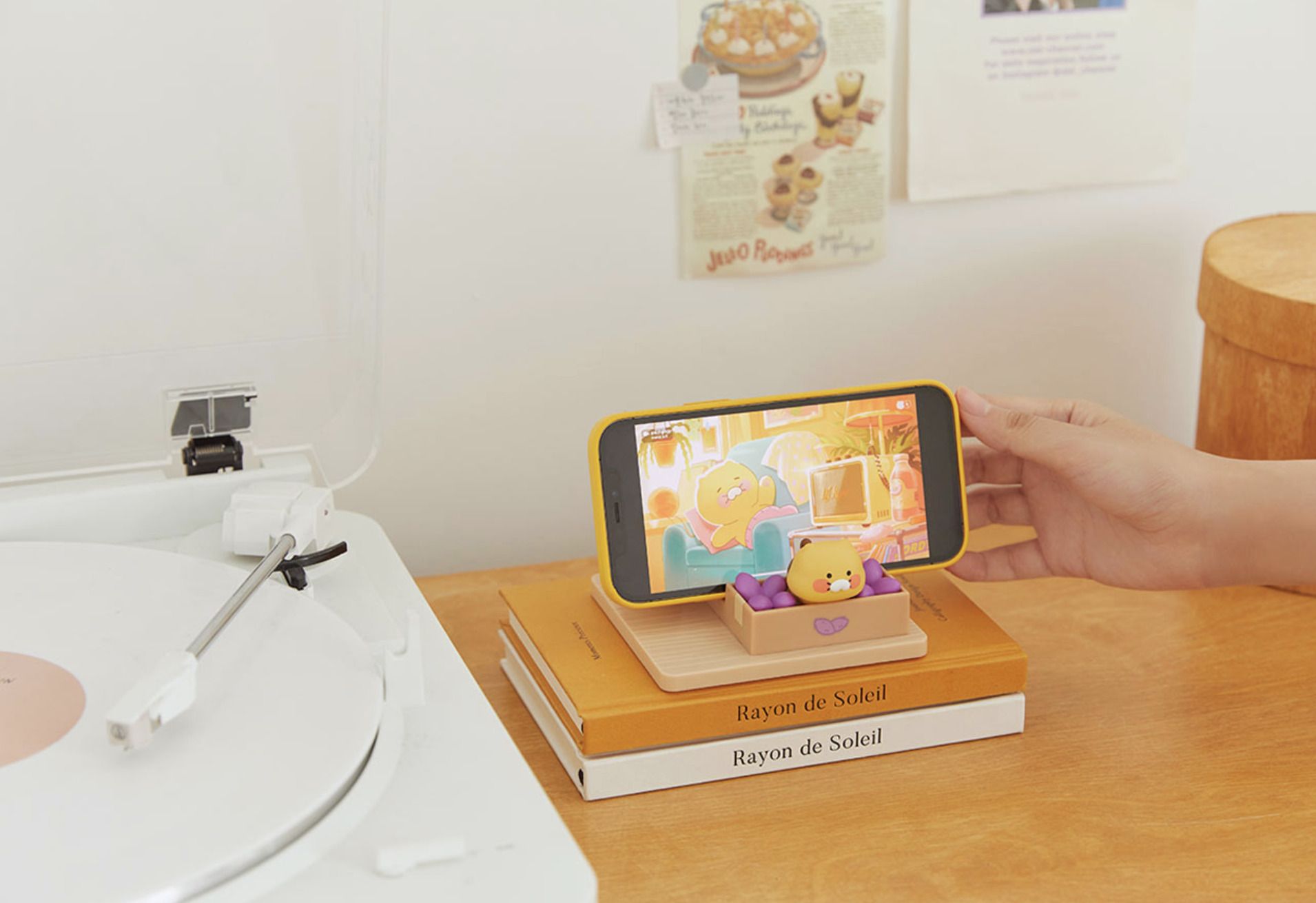 MochiThings: Ryan & Choonsik Sweet Potato Phone Stand