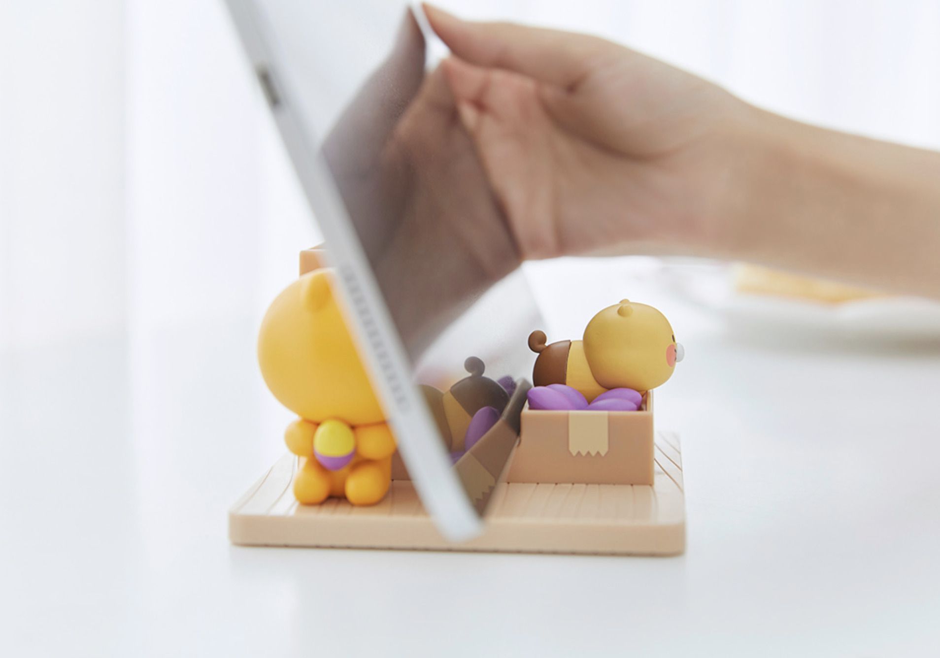 MochiThings: Ryan & Choonsik Sweet Potato Phone Stand