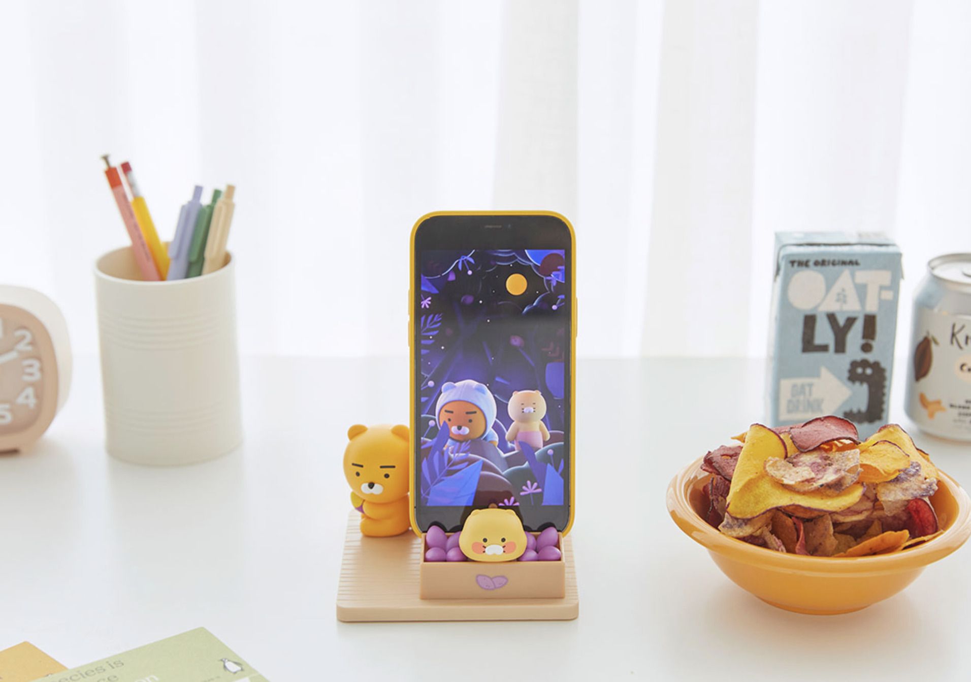 MochiThings: Ryan & Choonsik Sweet Potato Phone Stand