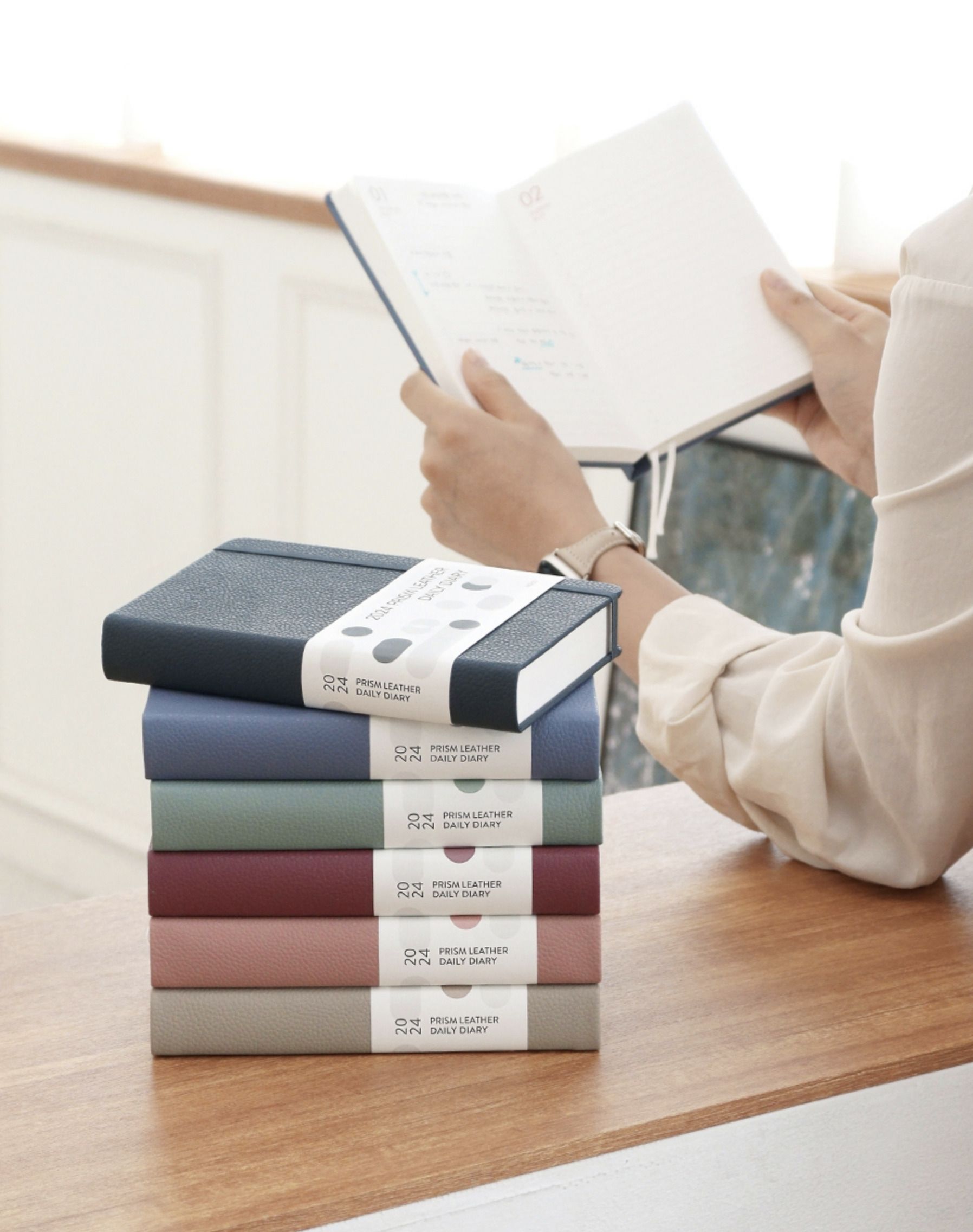 MochiThings: 2024 Prism 365 Days B6 Leather Daily Planner