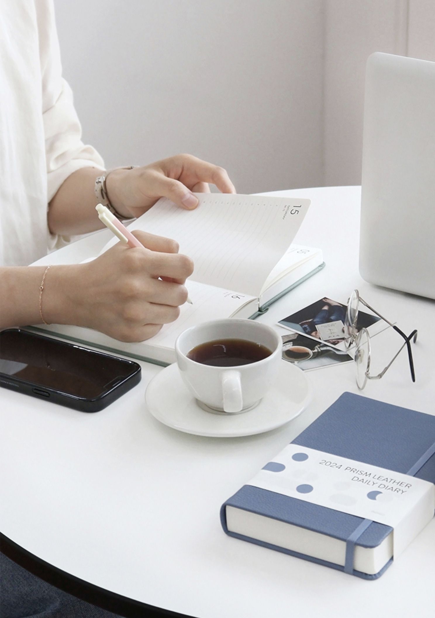 MochiThings: 2024 Prism 365 Days B6 Leather Daily Planner