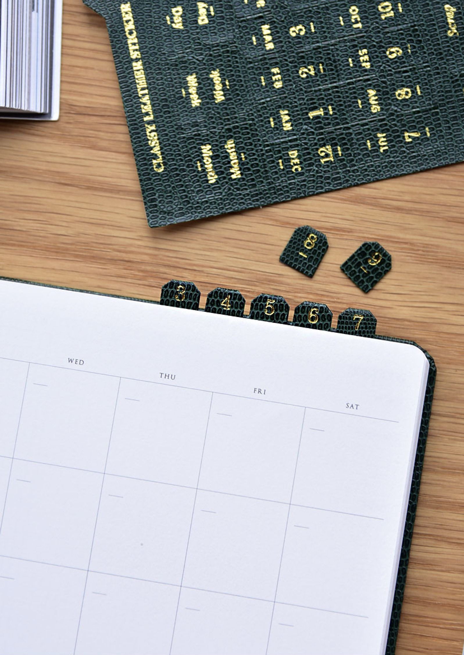 MochiThings: Classy Textured Leather Index Sticker