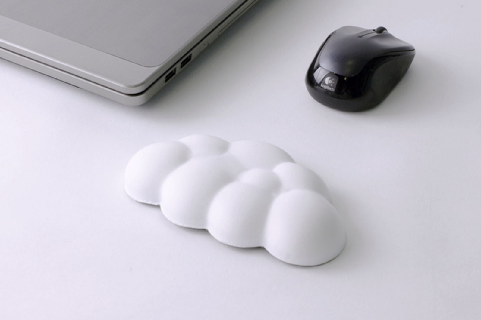 MochiThings: Cloud Wrist Cushion