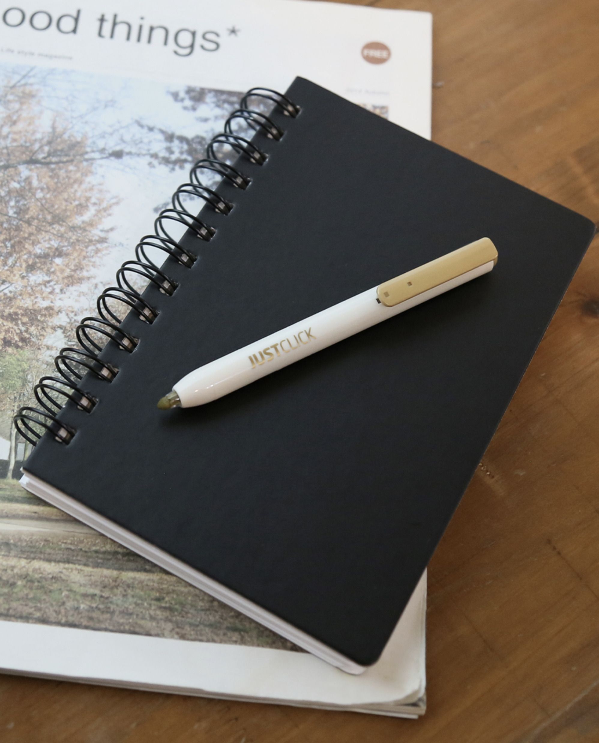 MochiThings: 12pcs Small Metallic Retractable Marker Set