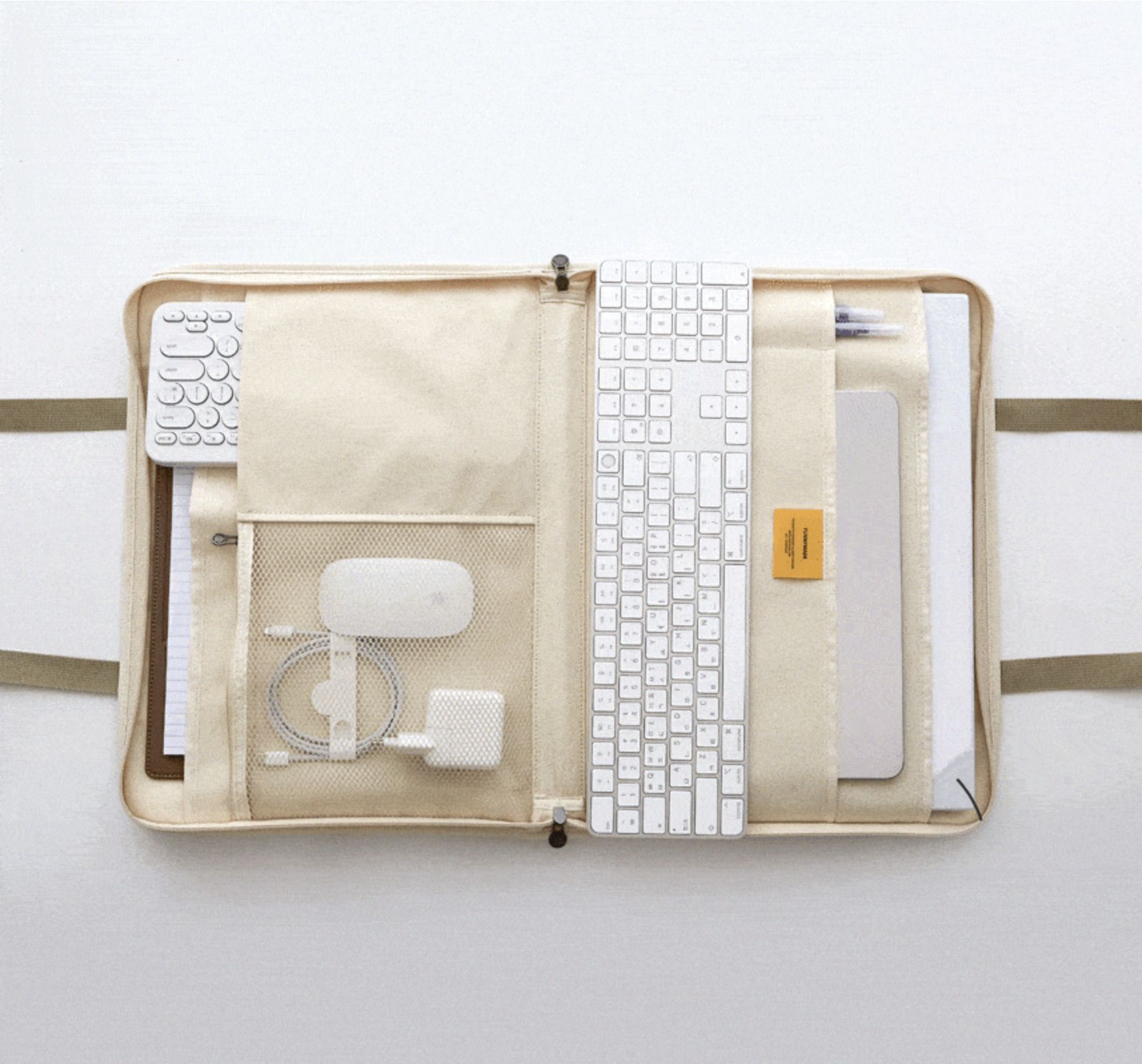 MochiThings: Canvas 17 in. Laptop Tote Bag