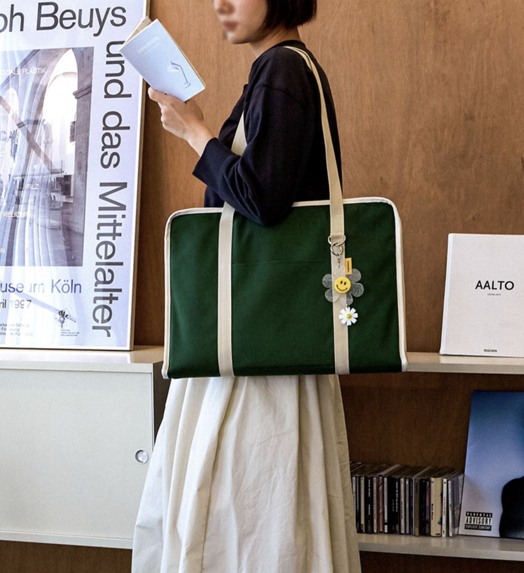 MochiThings: Canvas 17 in. Laptop Tote Bag