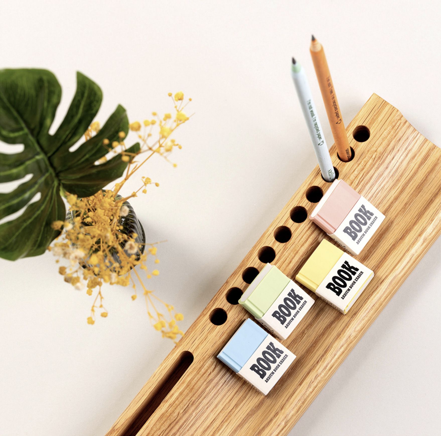 MochiThings: Colorful Book Eraser
