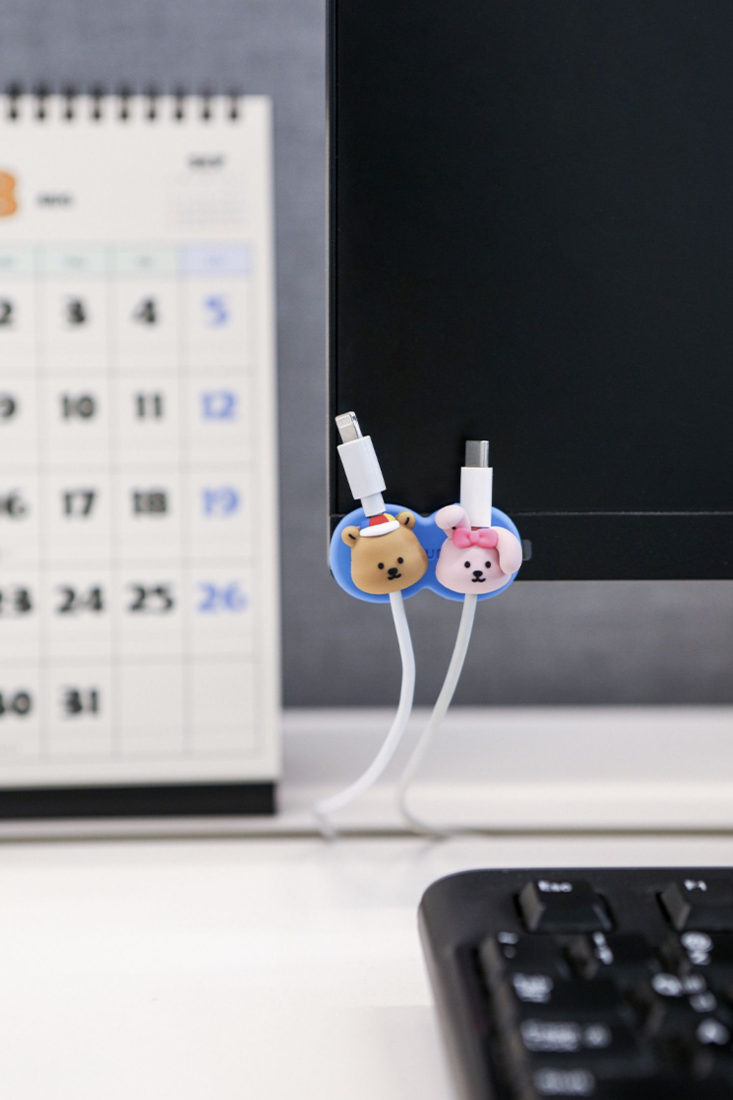 MochiThings: Jelly Bear Magnetic Cable Holder