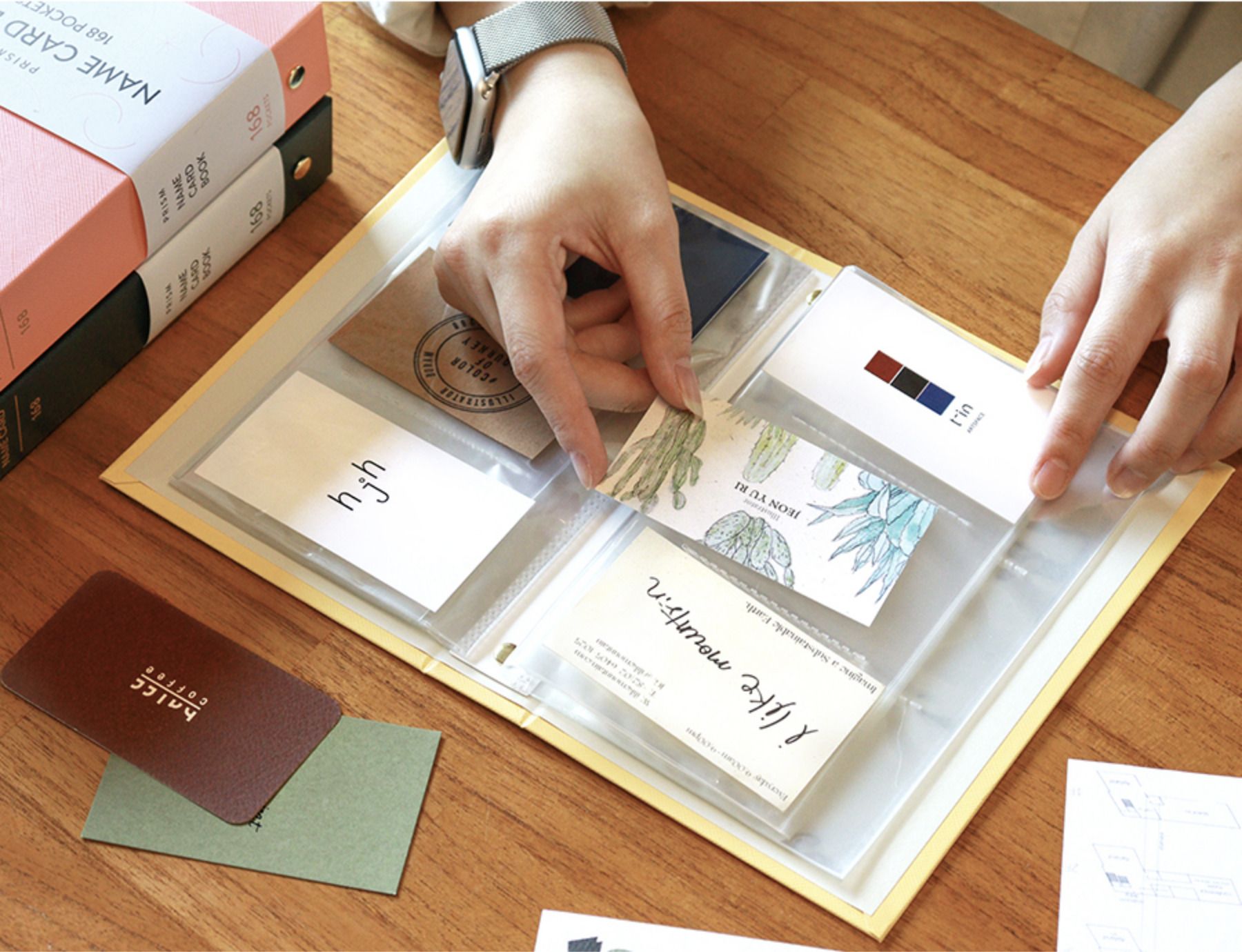 MochiThings: Prism Business Card Book v3