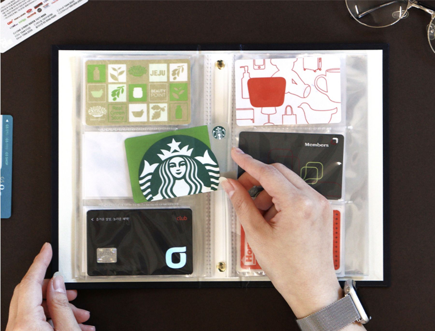 MochiThings: Prism Business Card Book v3