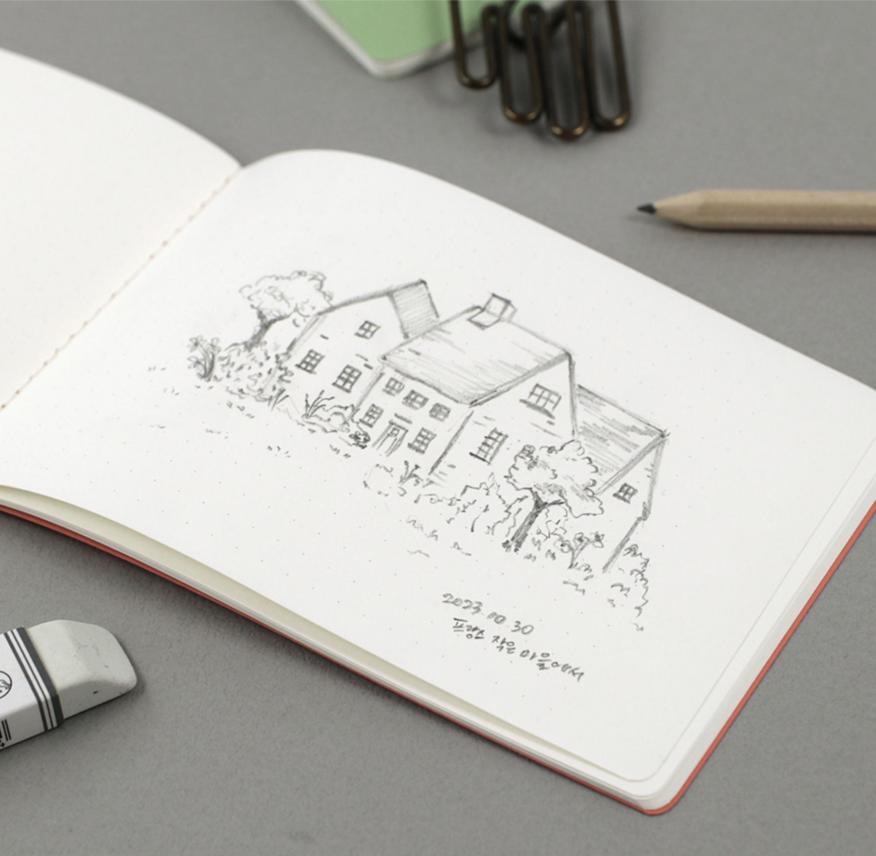 MochiThings: Flat Dot Grid Pocket Notebook