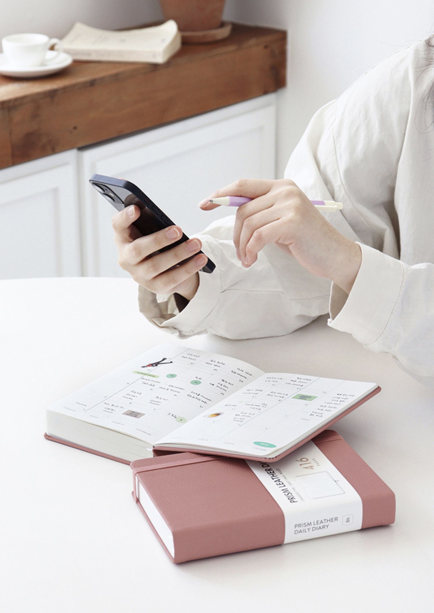 MochiThings: Prism 365 Days B6 Leather Daily Planner